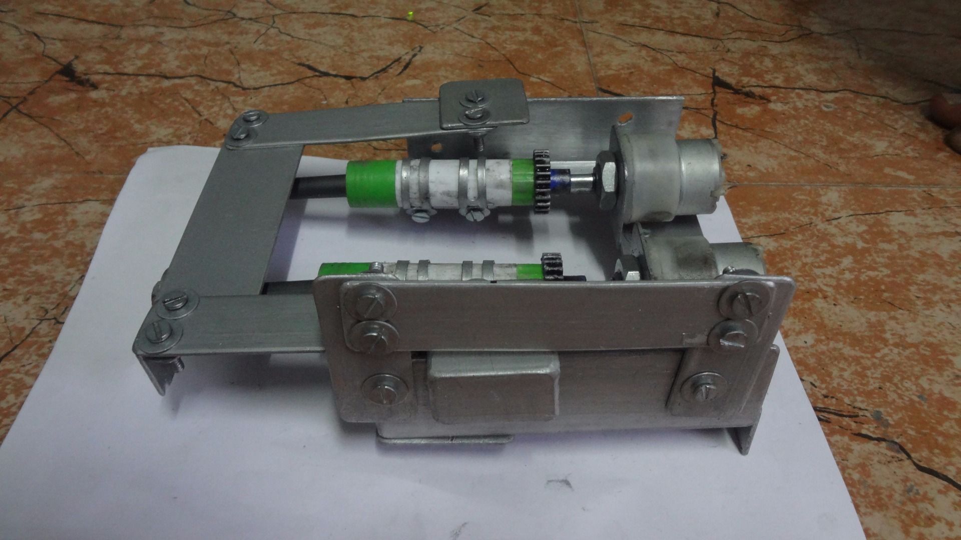 Low Cost Linear Actuator (using Glue Sticks) : 10 Steps (with Pictures ...