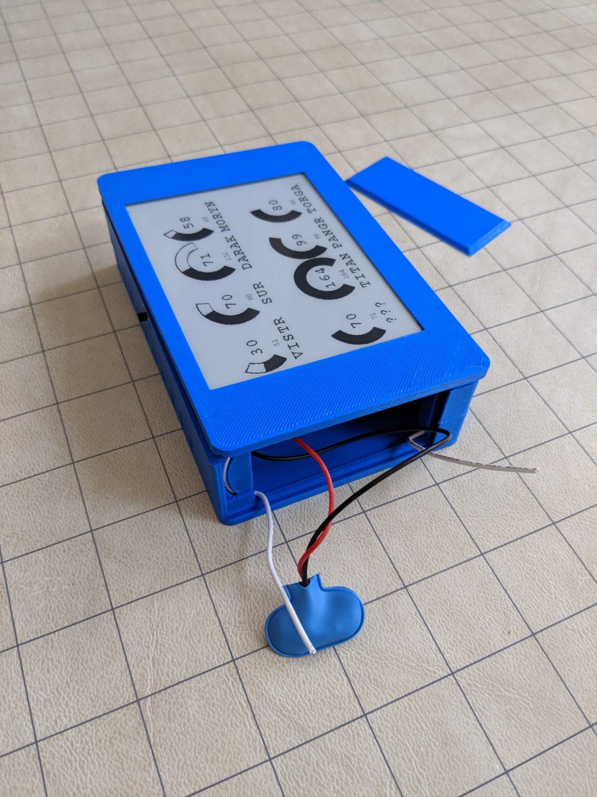 Dungeons and Dragons Hit Point Tracker With E-Ink Display : 3 Steps ...