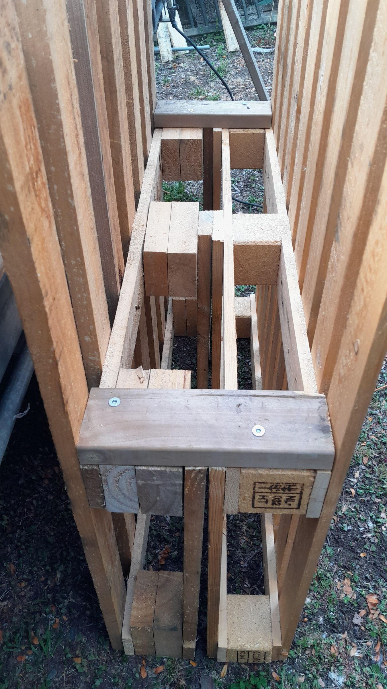 DIY Pallet and Chainsaw Mulching Rack - for Easy Vegetation Shredding ...