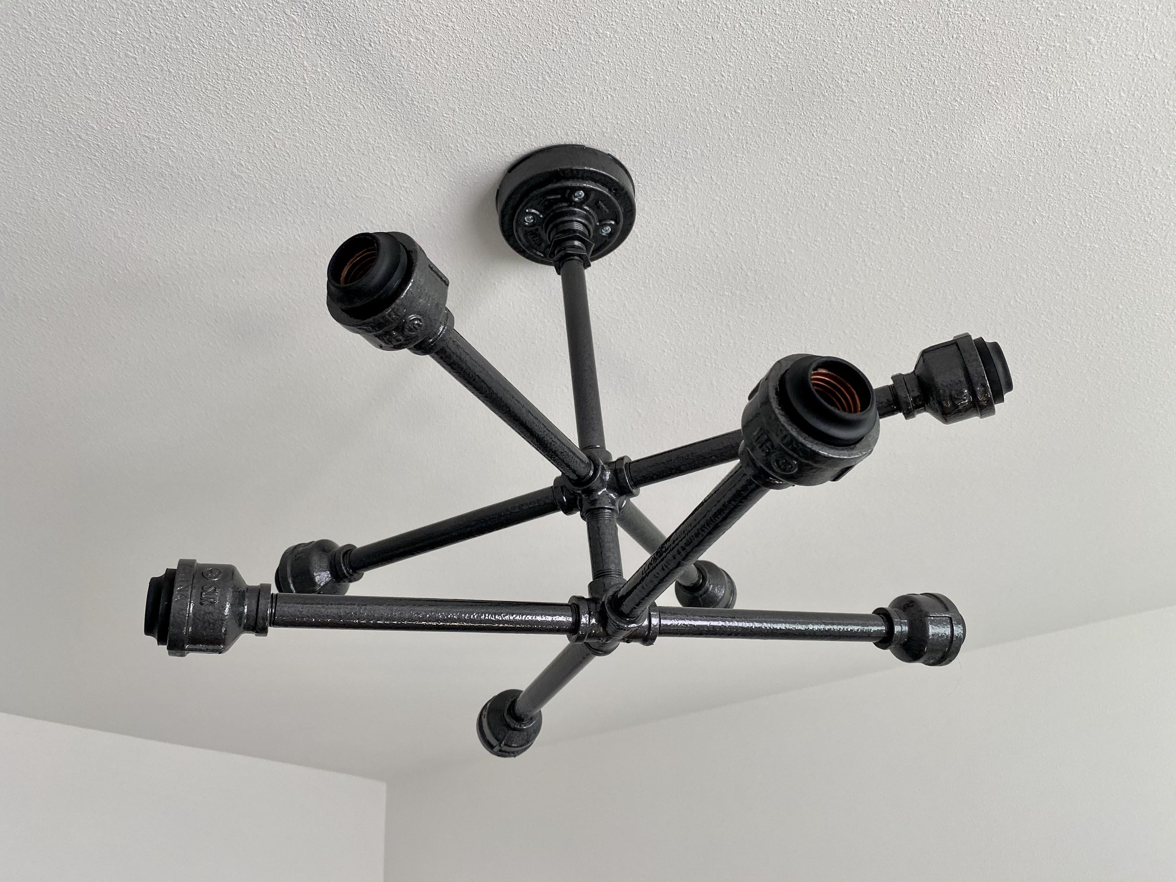 Black Pipe Ceiling Light : 6 Steps (with Pictures) - Instructables