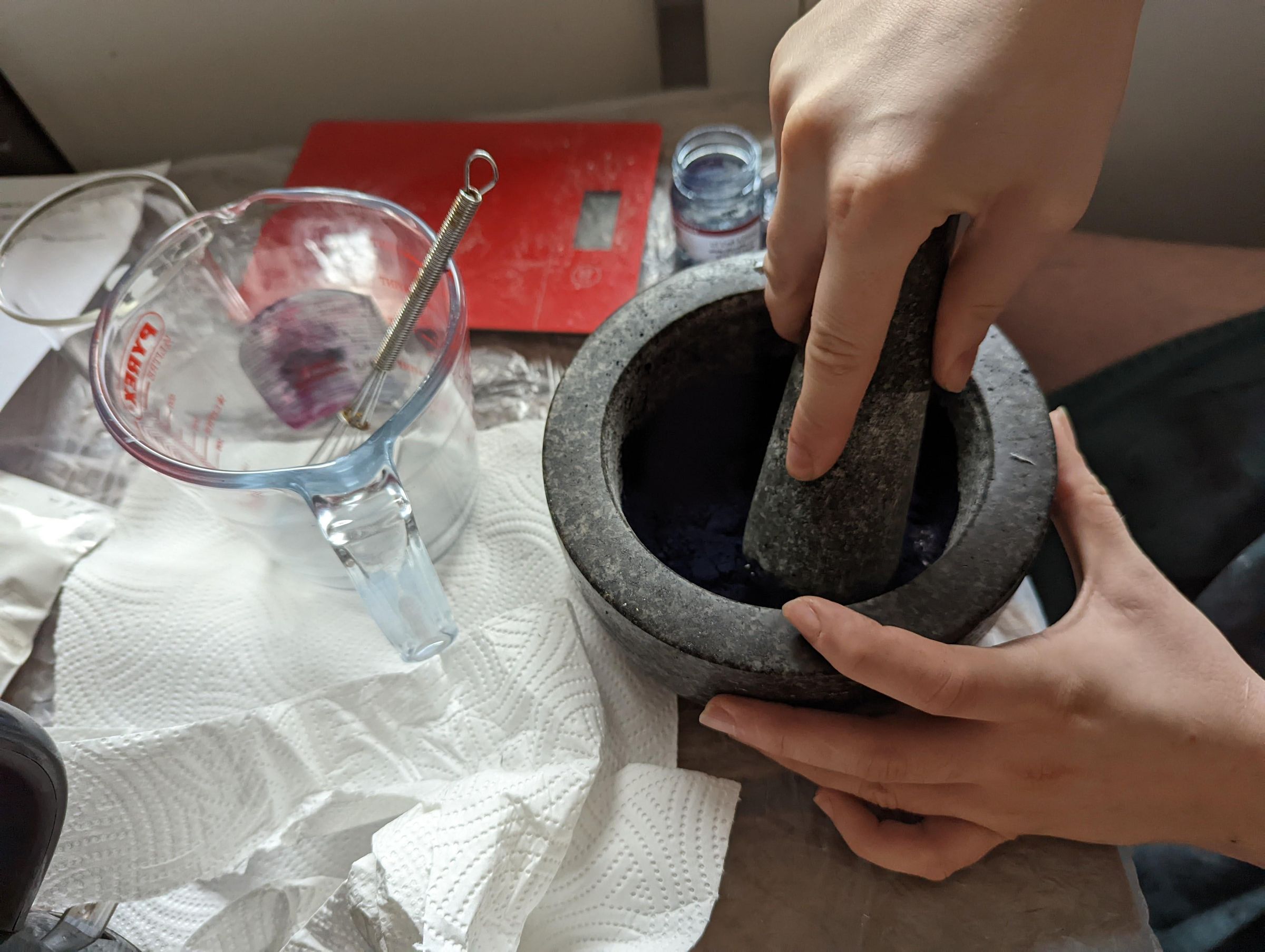 Natural Indigo Gradient Dyeing : 13 Steps (with Pictures) - Instructables