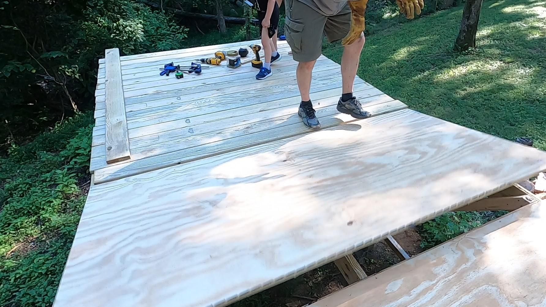 Backyard Treehouse With Zip Line, Trap Door, and Sliding Door : 25 ...