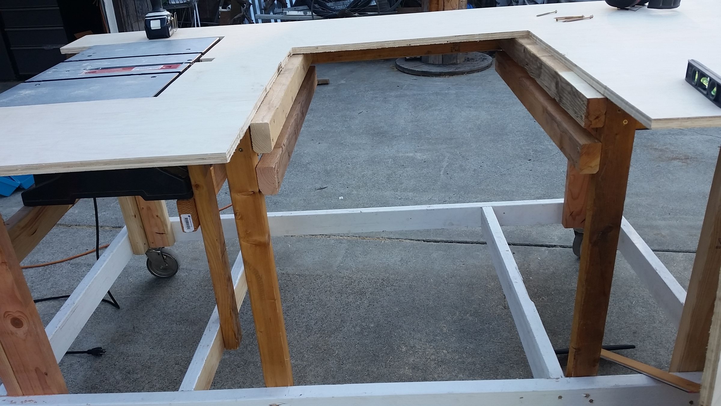 Mobile Workbench With Built-in Table & Miter Saws : 8 Steps (with ...