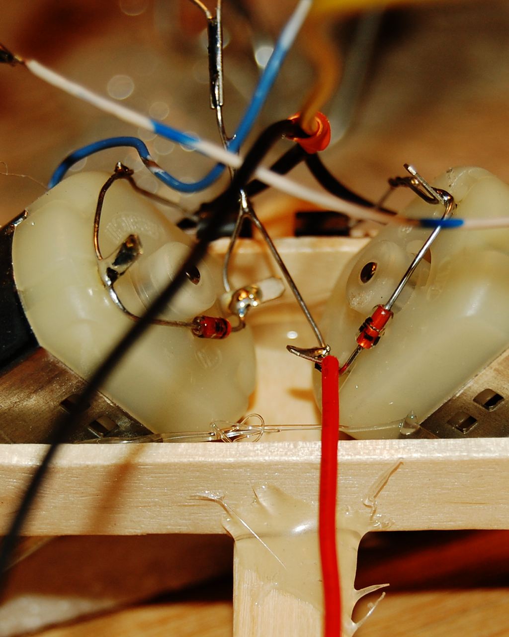 Simple Light Following Robot : 19 Steps (with Pictures) - Instructables