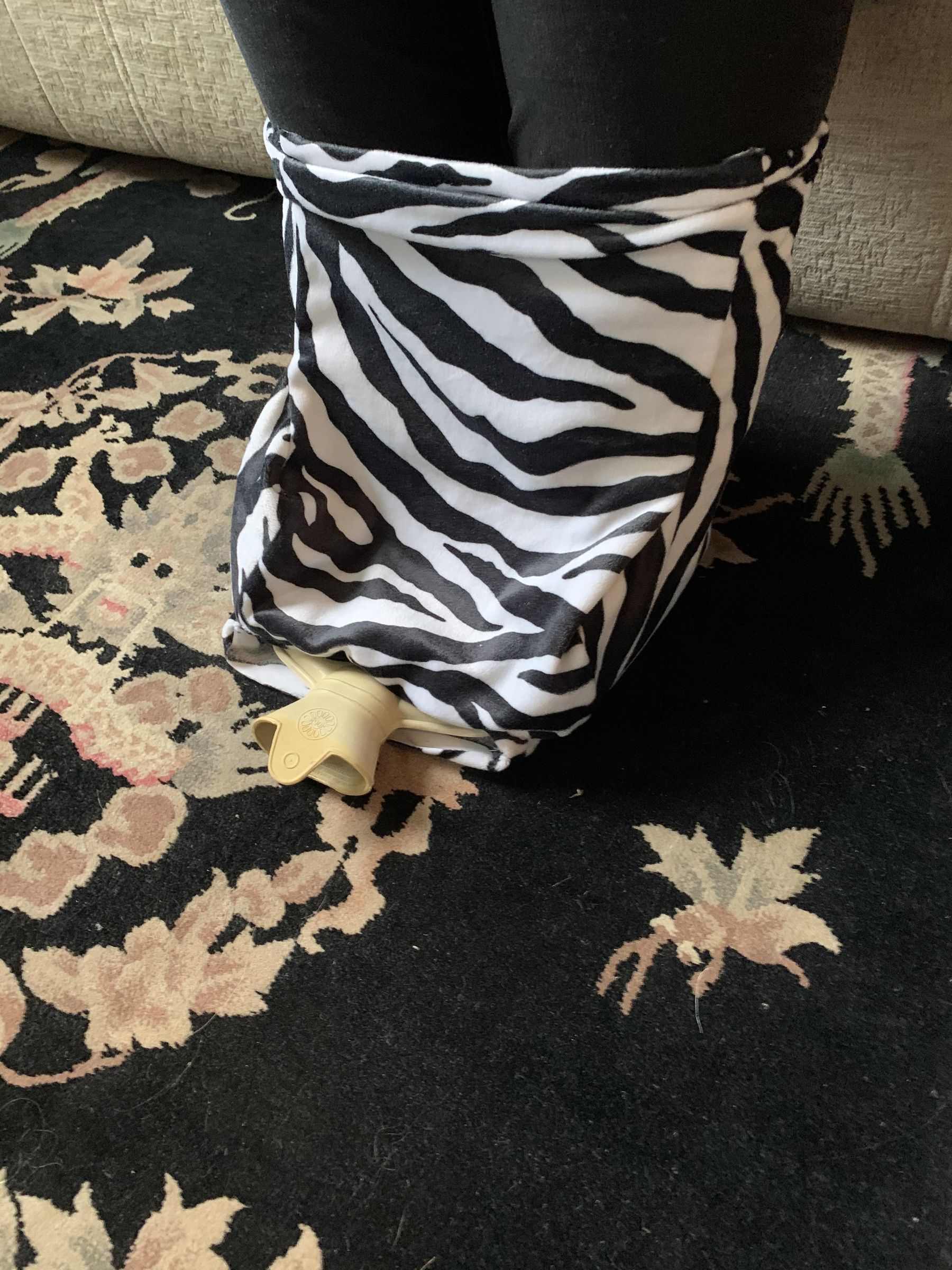 Hot Water Bottle Foot Cosy : 5 Steps (with Pictures) - Instructables