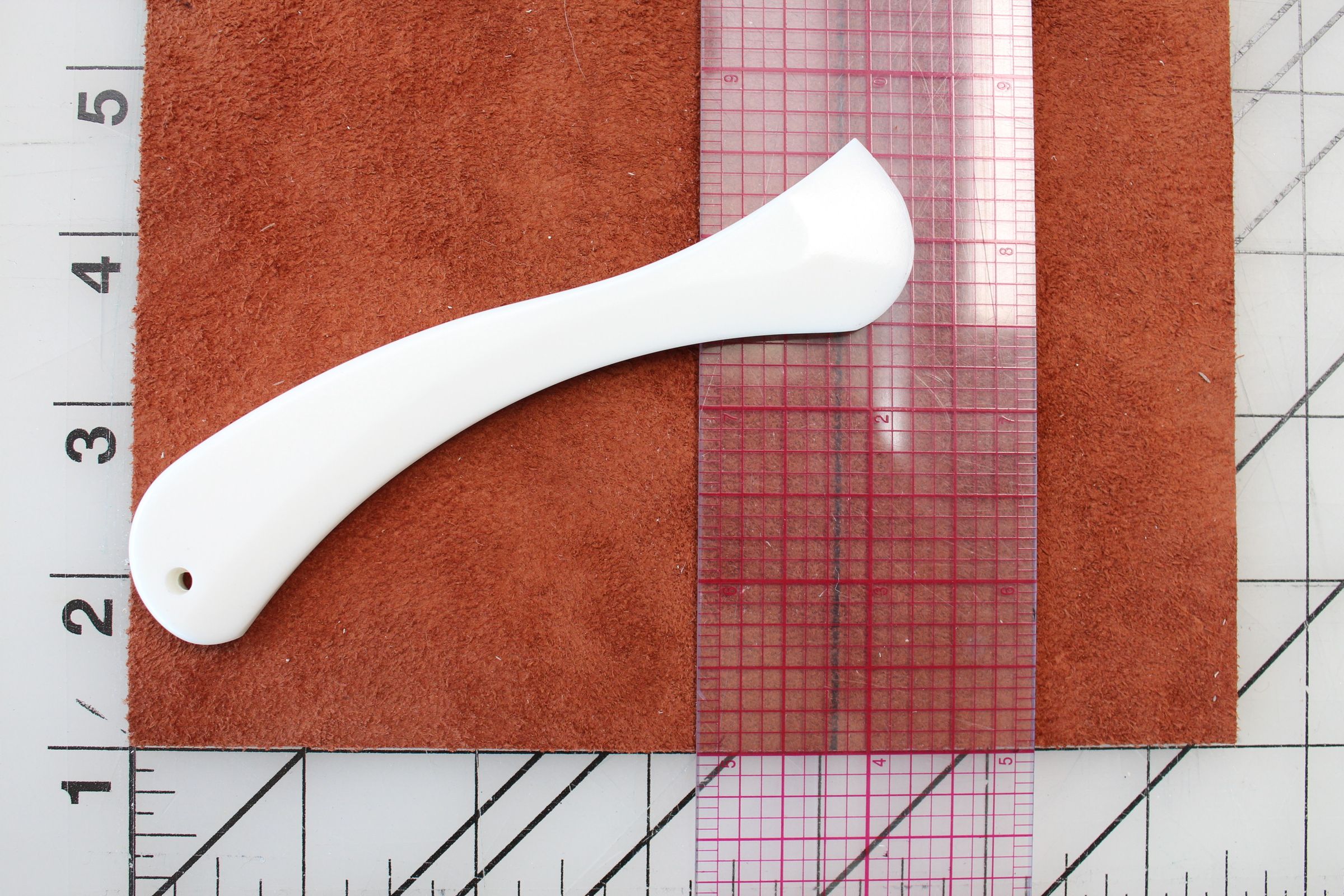 How to Make Folds in Leather : 5 Steps (with Pictures) - Instructables