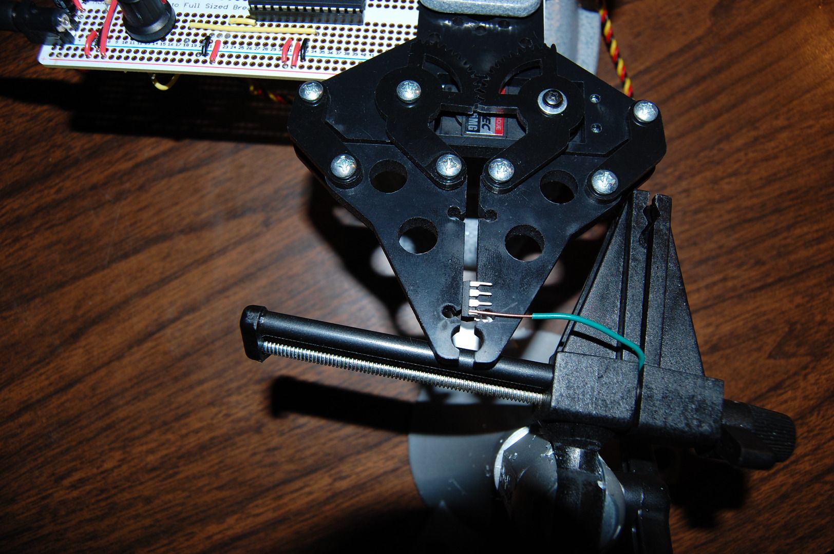 Fix a Broken Pin on an IC Chip : 3 Steps (with Pictures) - Instructables