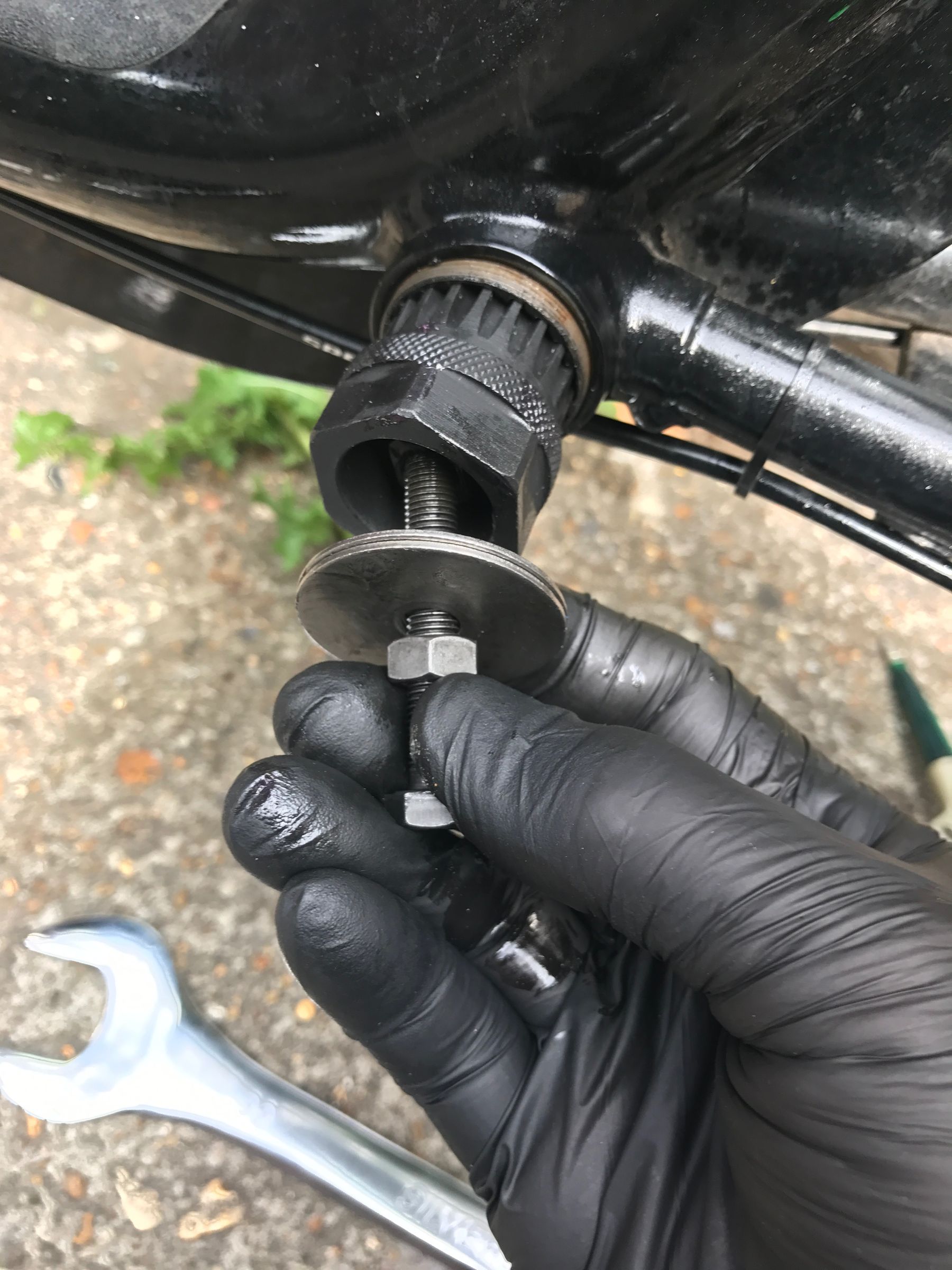 Seized Square-Taper Bottom Bracket Removal, the Knuckle-friendly Way ...