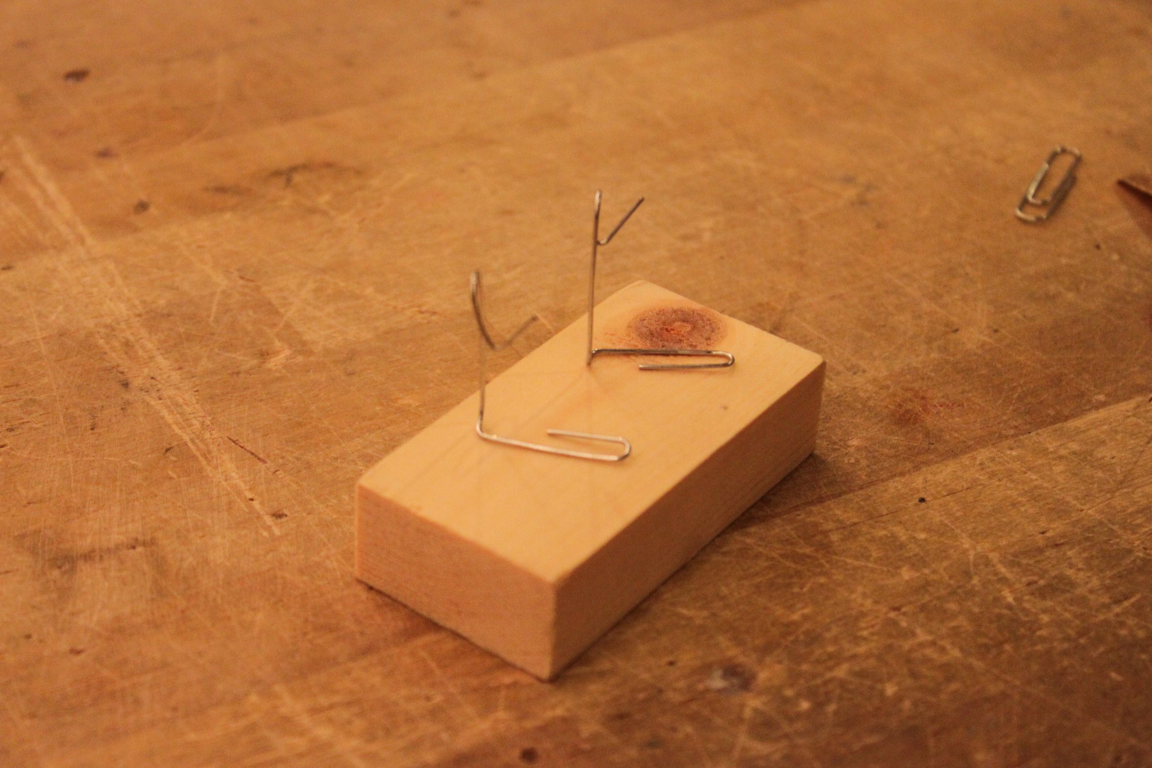 How to Make a Simple Motor : 8 Steps (with Pictures) - Instructables