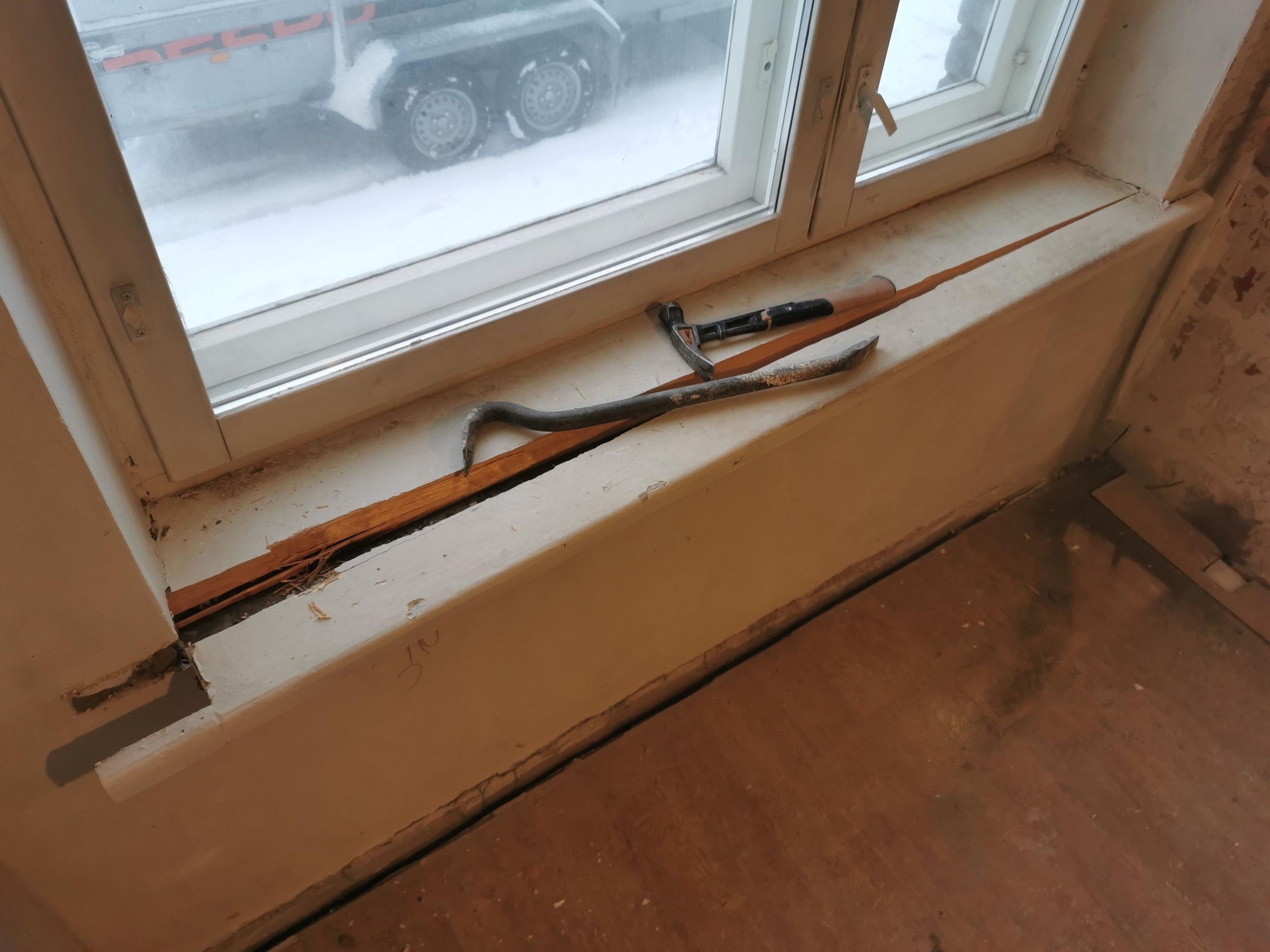 Wooden (Floating) Windowsills : 11 Steps (with Pictures) - Instructables