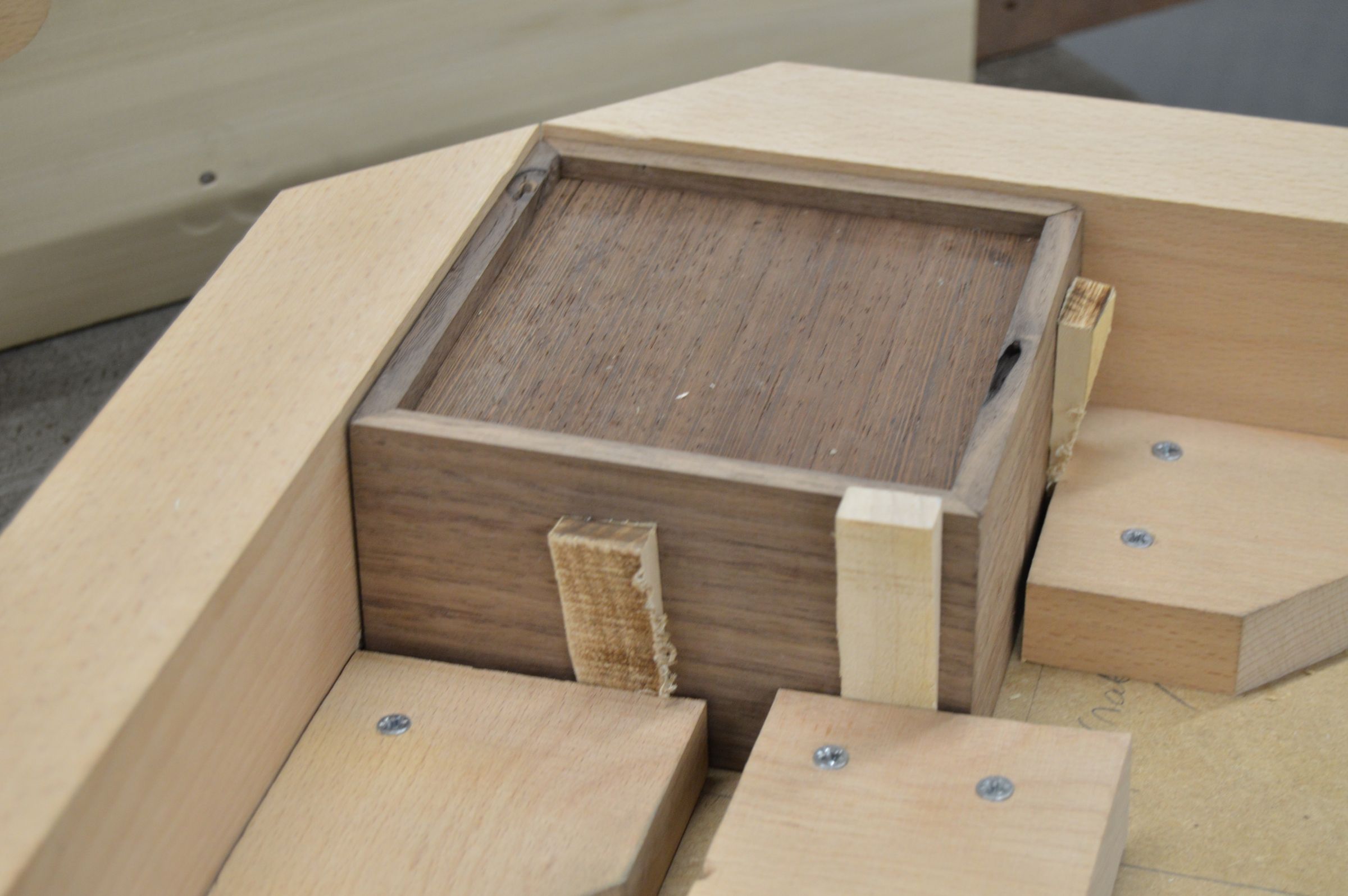 Handmade Walnut Box : 12 Steps (with Pictures) - Instructables