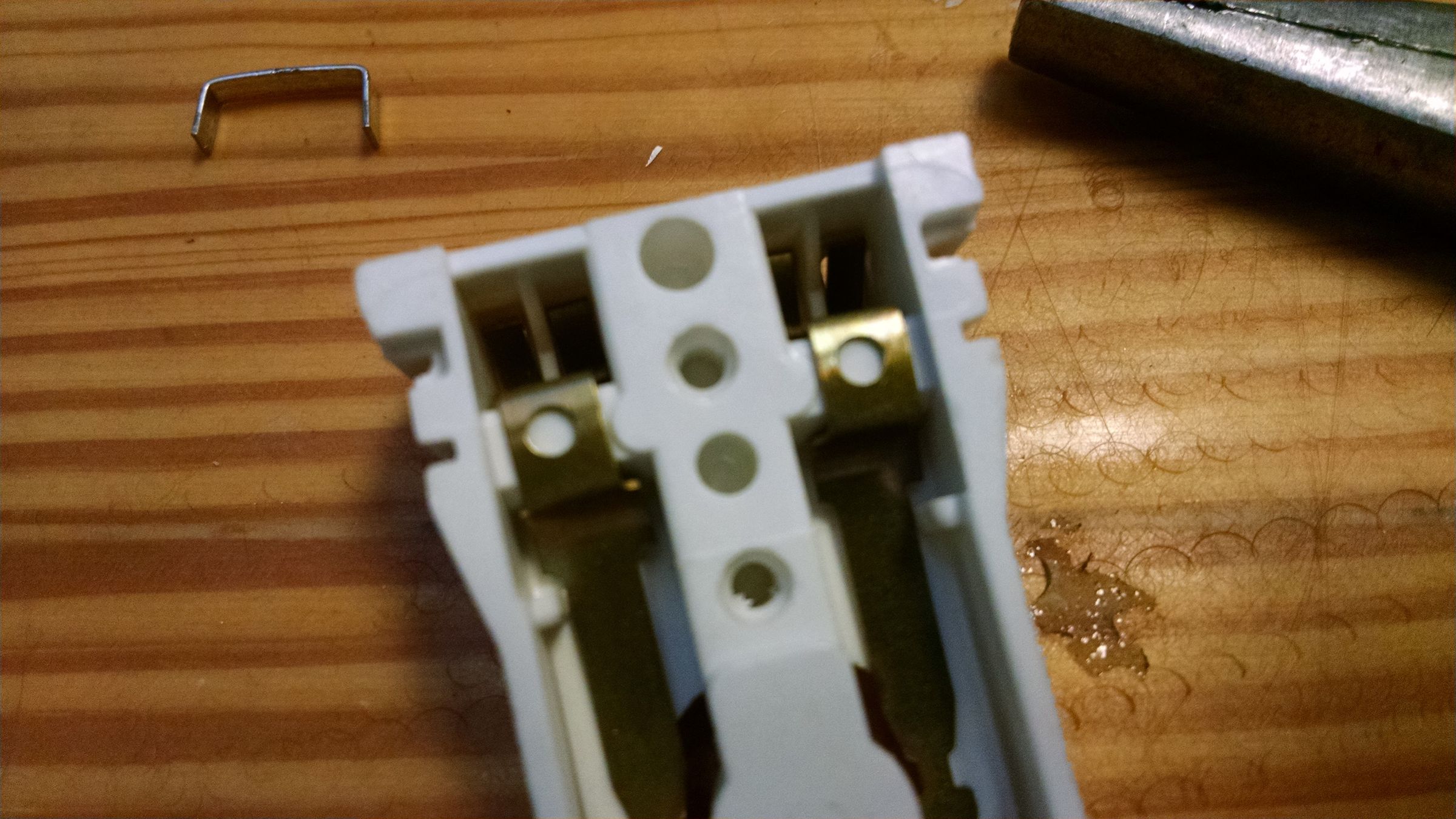 T12 Fluorescent Light Ballast Replacement : 4 Steps (with Pictures ...