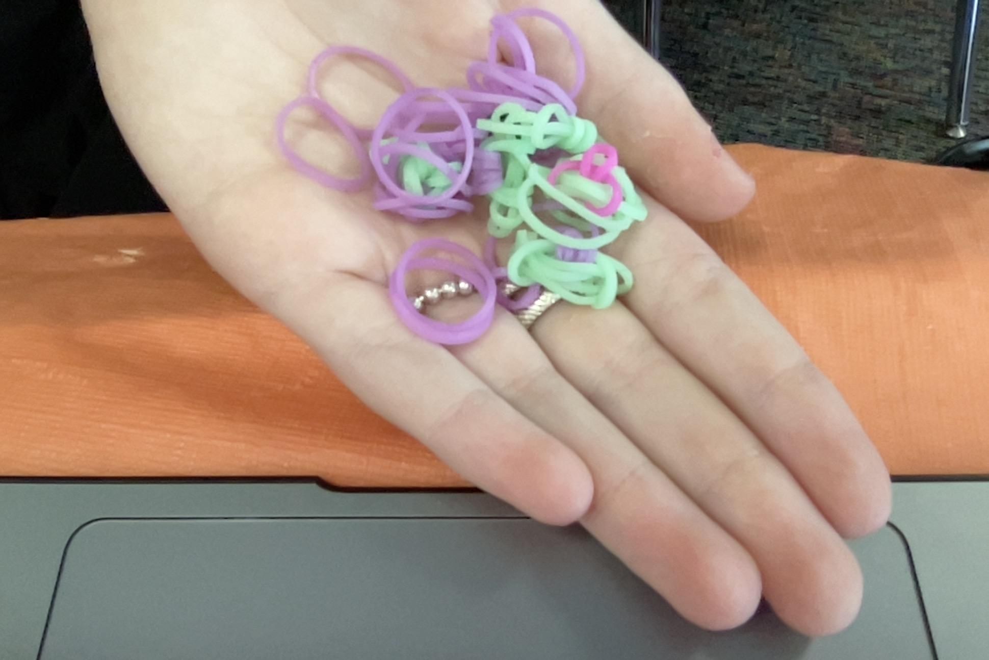 Rainbow Loom, Turtle Charm : 8 Steps (with Pictures) - Instructables