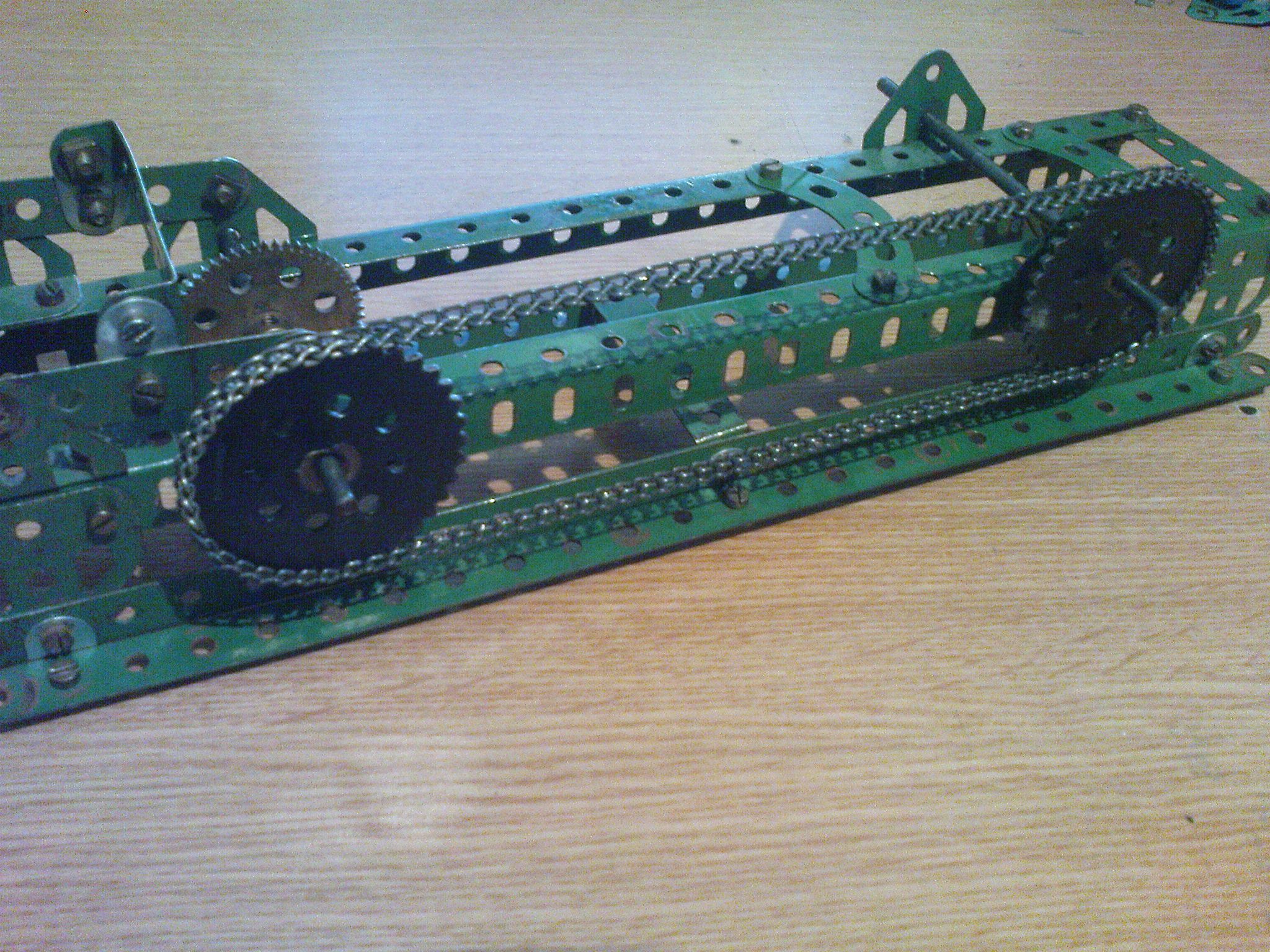 Meccano Walking Machine : 9 Steps - Instructables