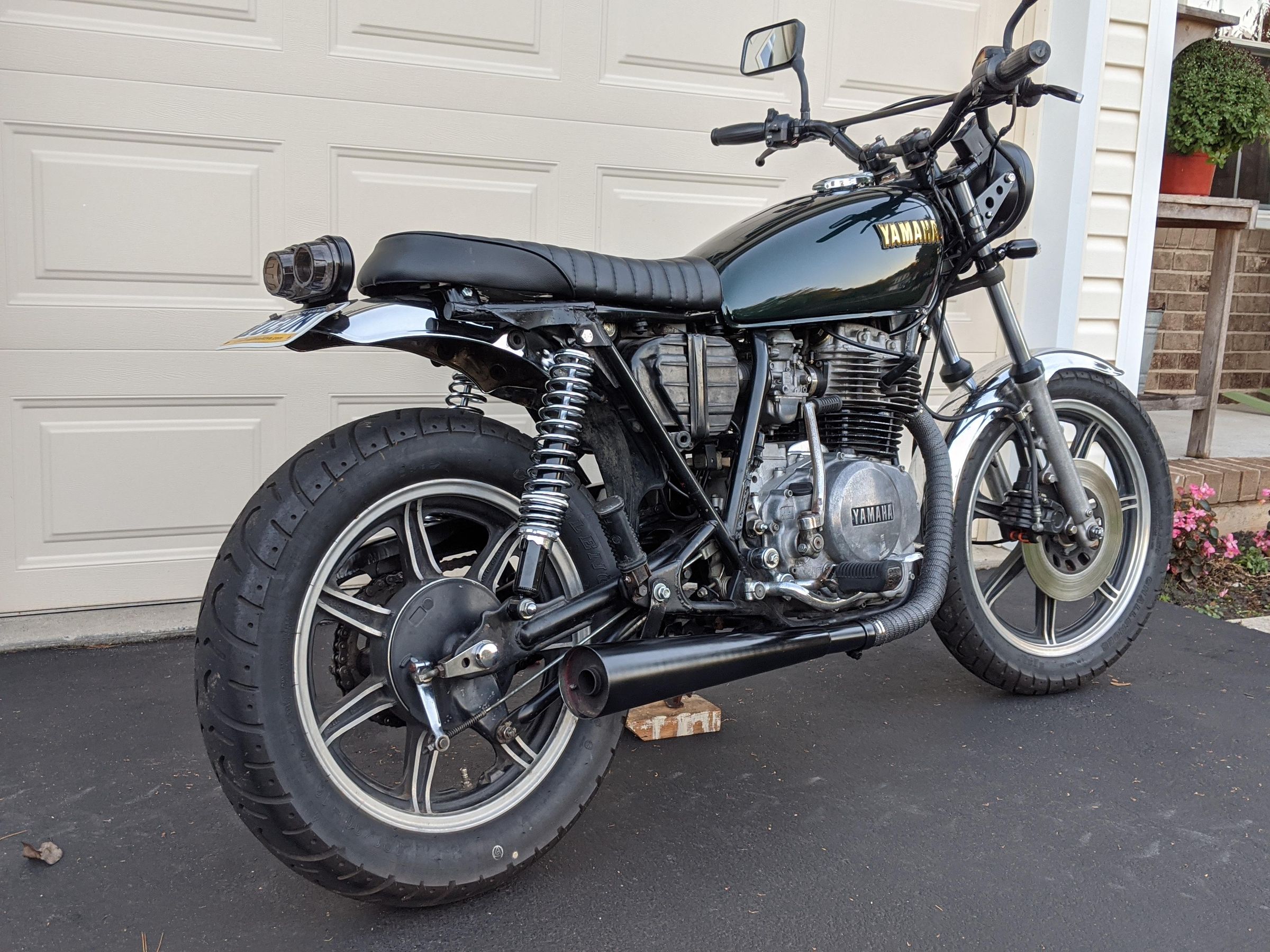 Restore and Modify Motorcycle - 1981 Yamaha XS-400 : 8 Steps (with ...