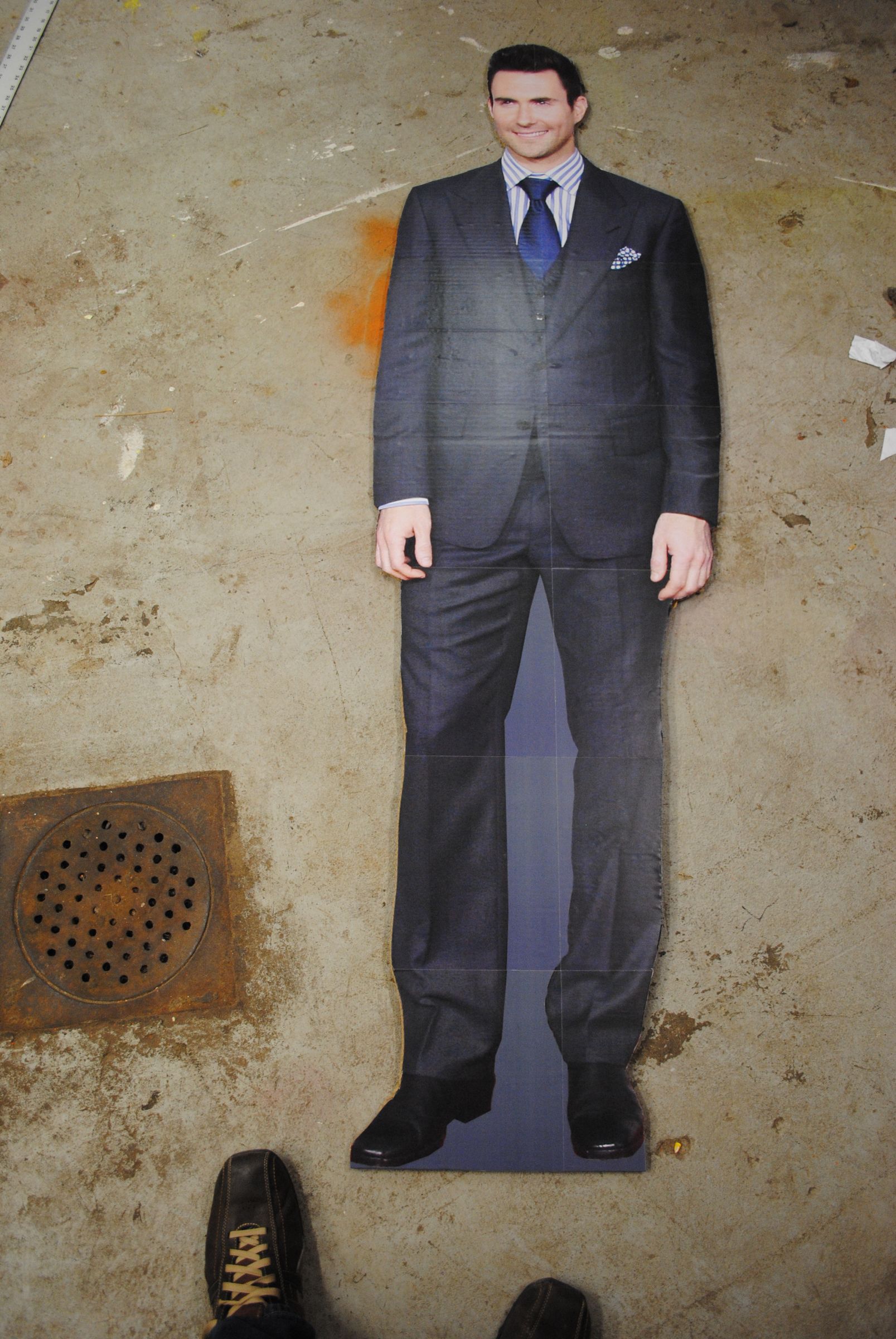 Celebrity Crush Cardboard Cutout : 5 Steps - Instructables