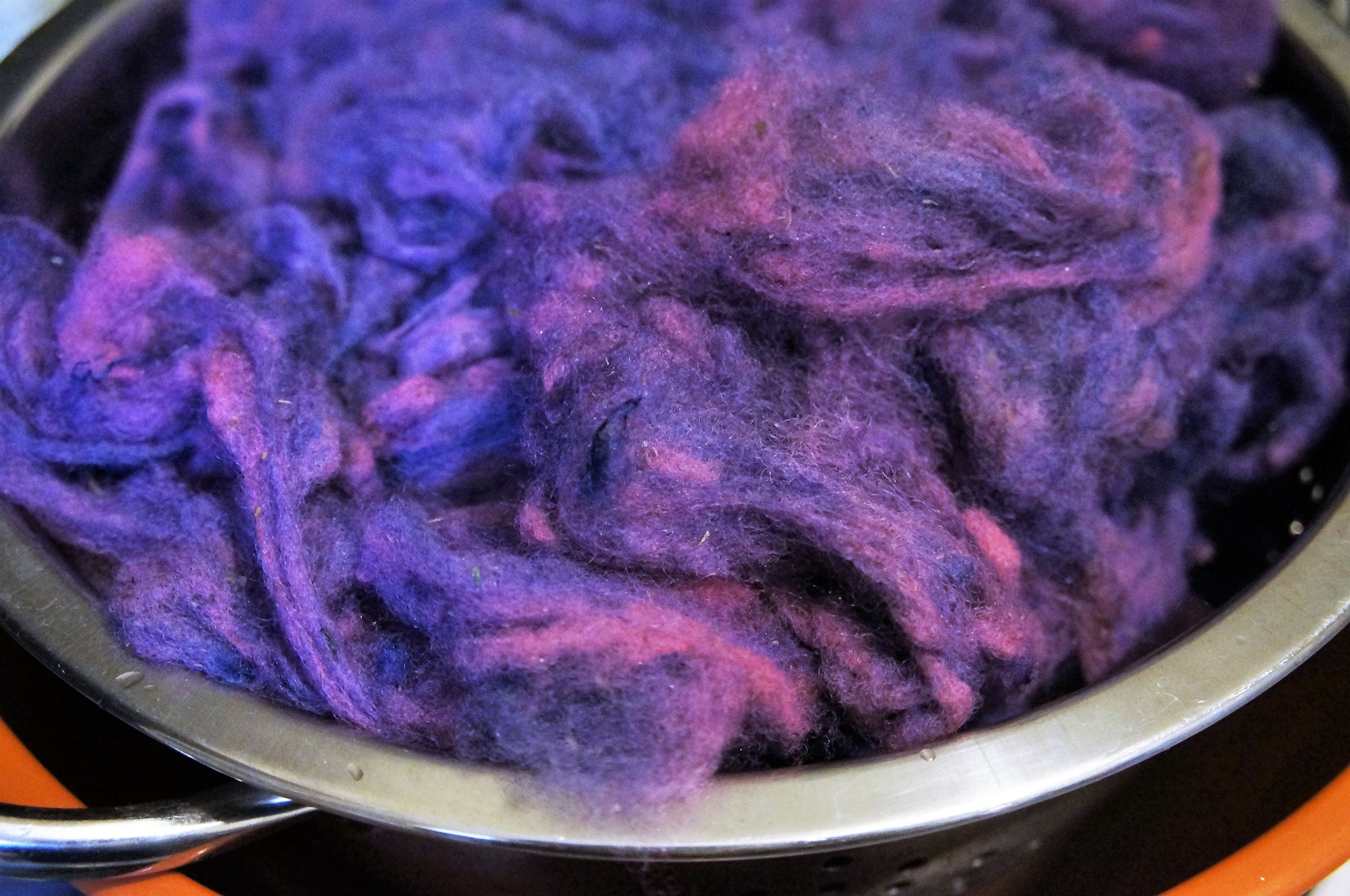 How to Process Card and Dye Raw Wool : 12 Steps (with Pictures ...
