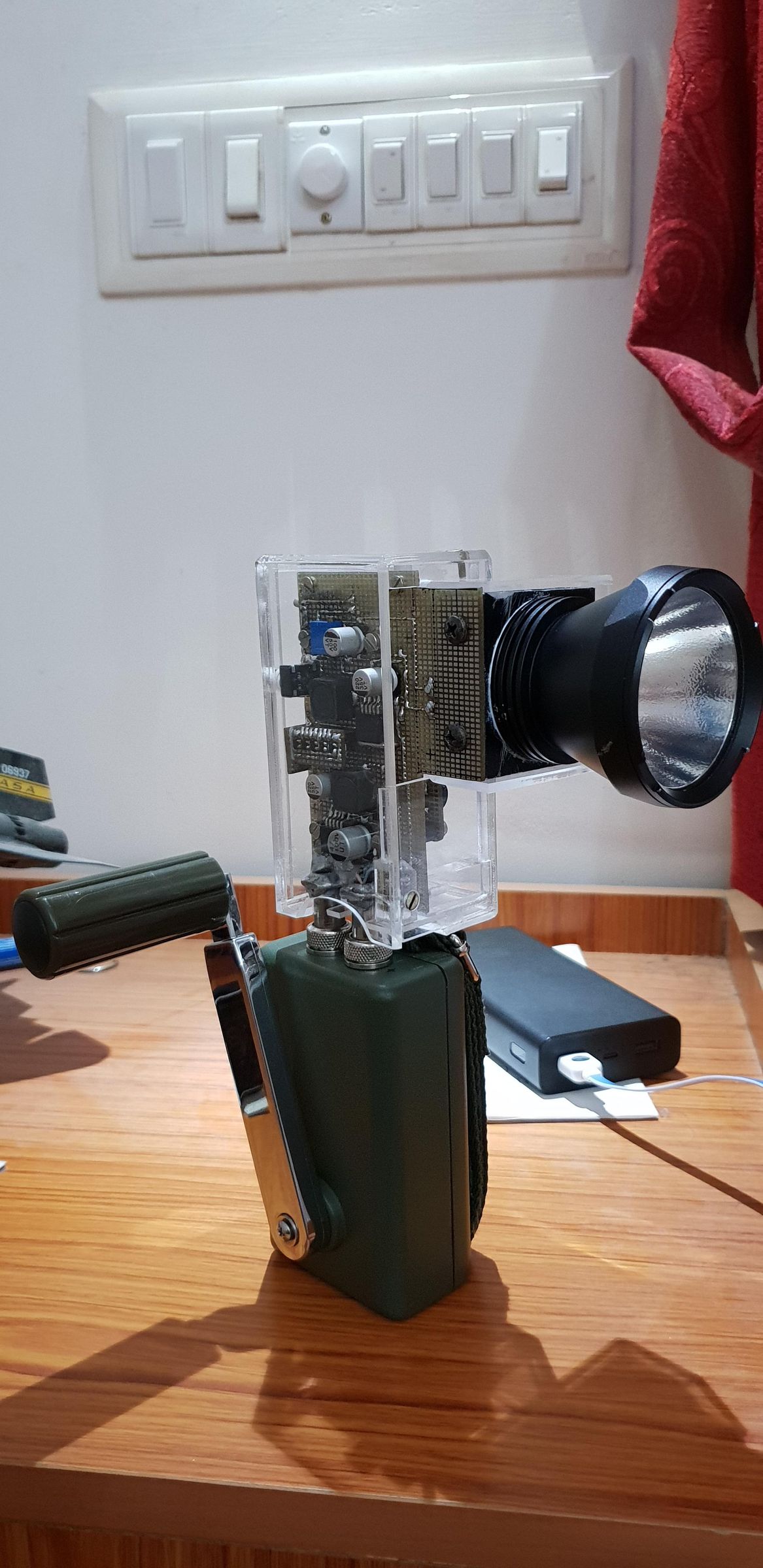 Hand Crank Flashlight : 29 Steps (with Pictures) - Instructables