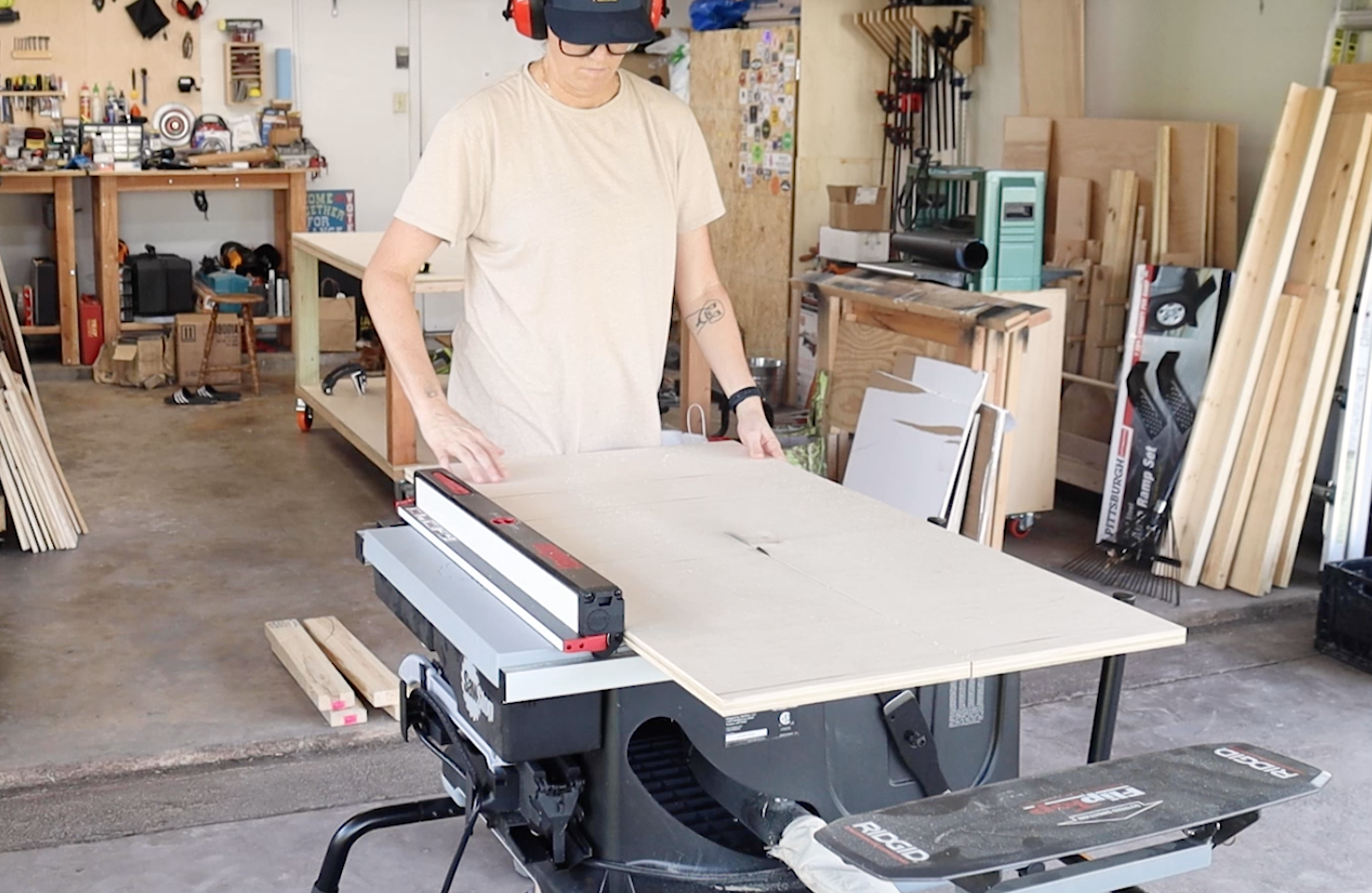 EASY DIY Workbench! Mobile With Storage : 9 Steps (with Pictures ...
