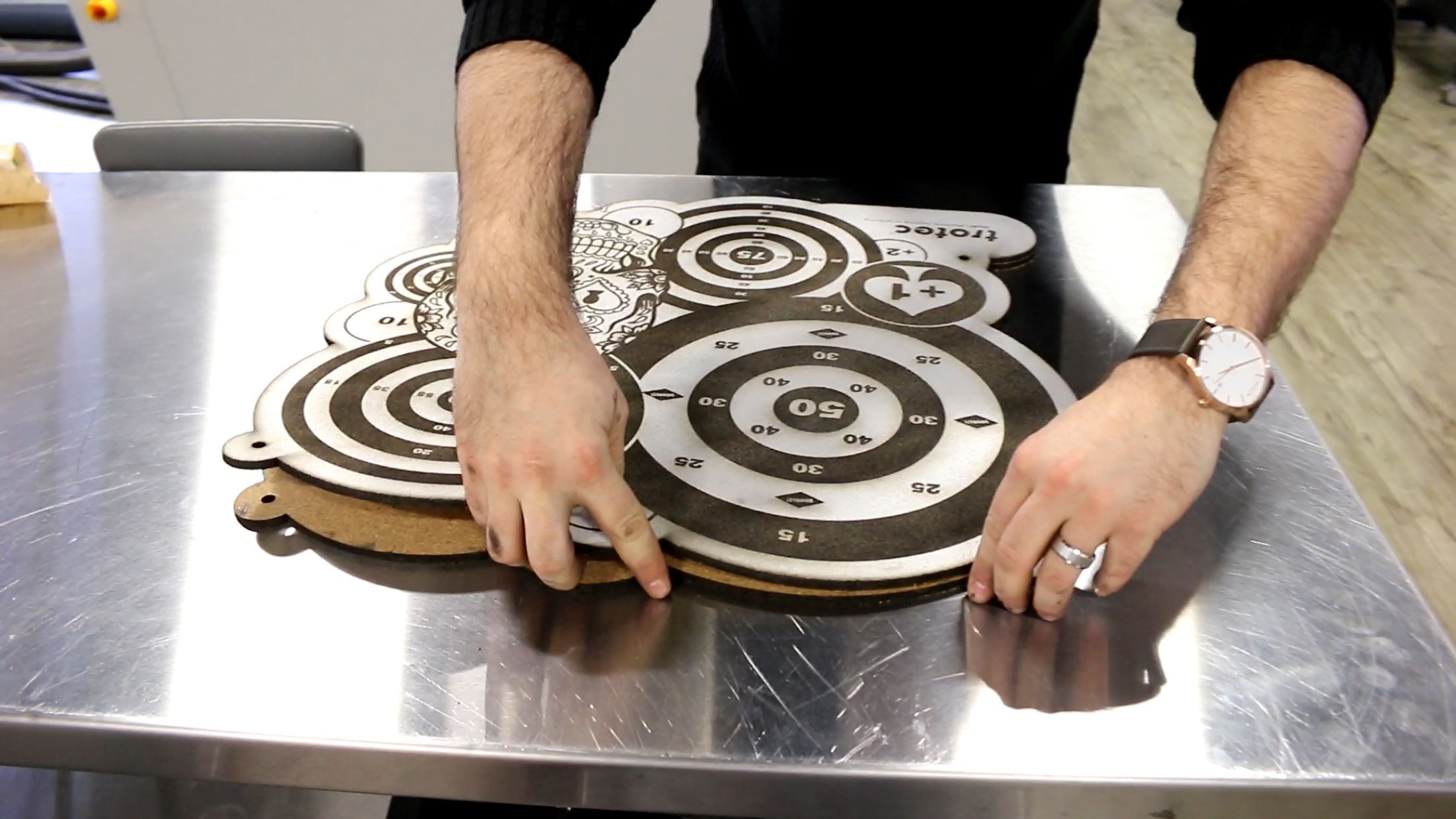 Custom Dart Board | Laser Engraved Cork Dartboard : 5 Steps (with ...