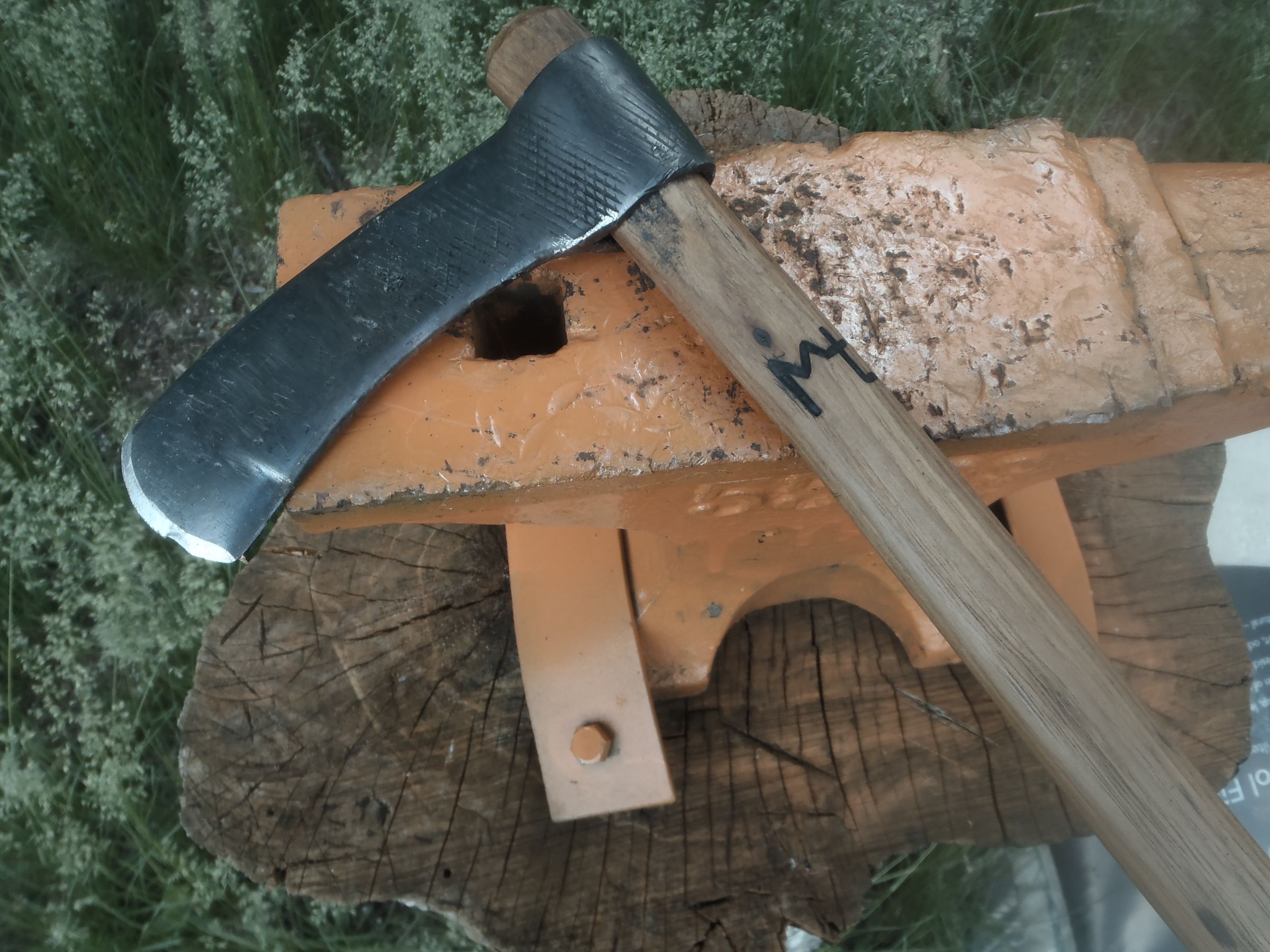 How to Make a Forge Welded Tomahawk - Instructables