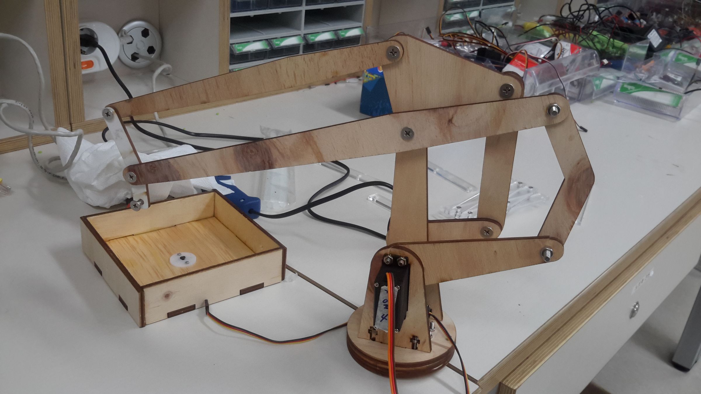 Robot Arm for Laser Cut : 9 Steps - Instructables
