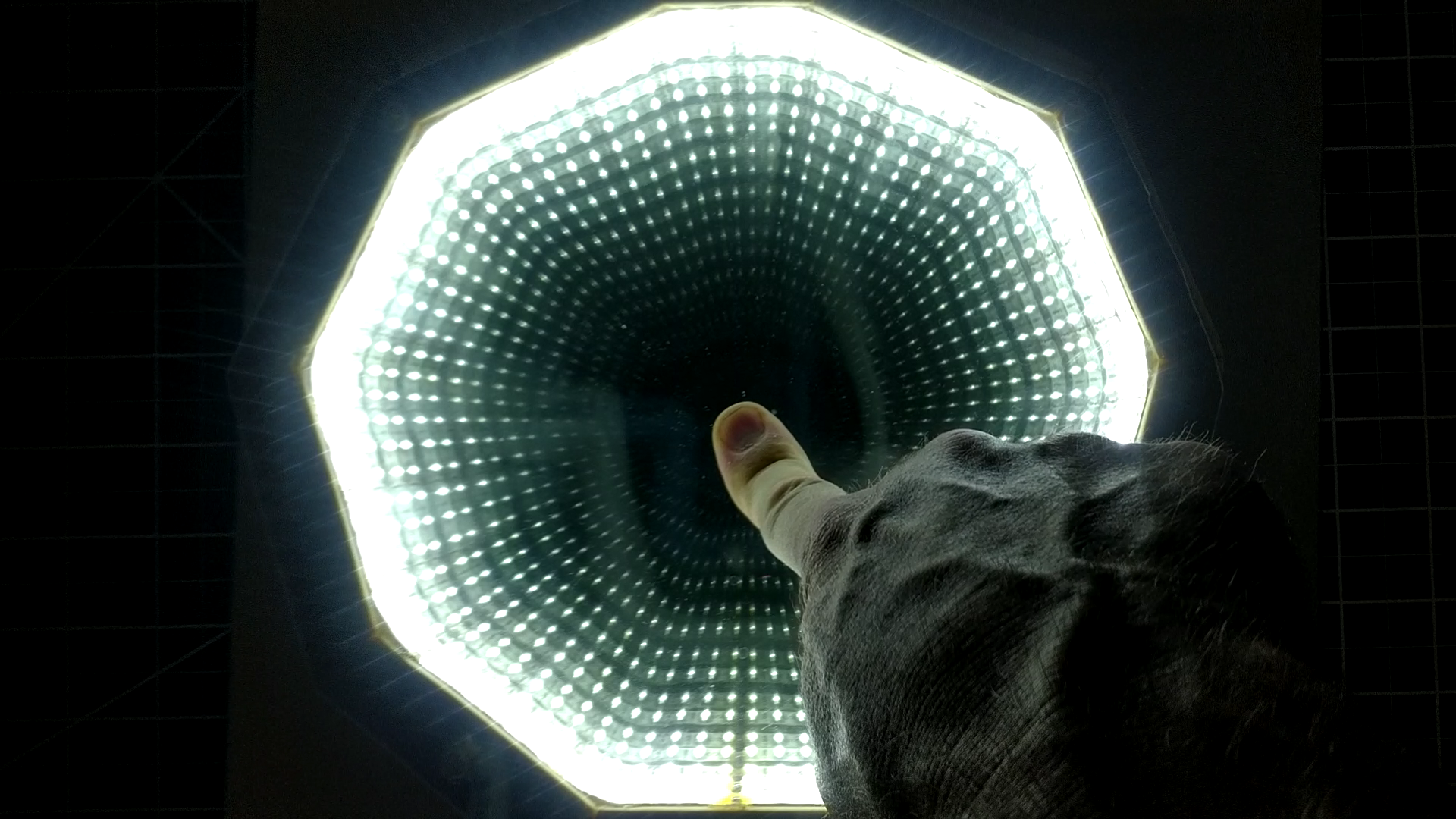 How Infinity Mirrors Work - With Experiments : 13 Steps - Instructables