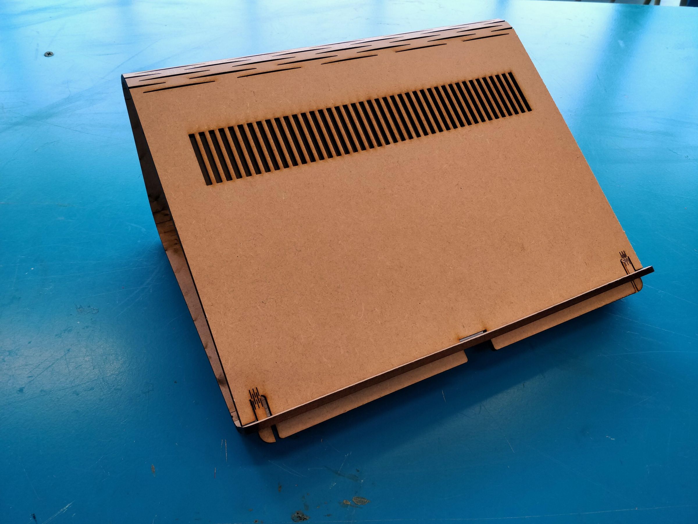 Lasercut Laptopstand 15inch - Instructables