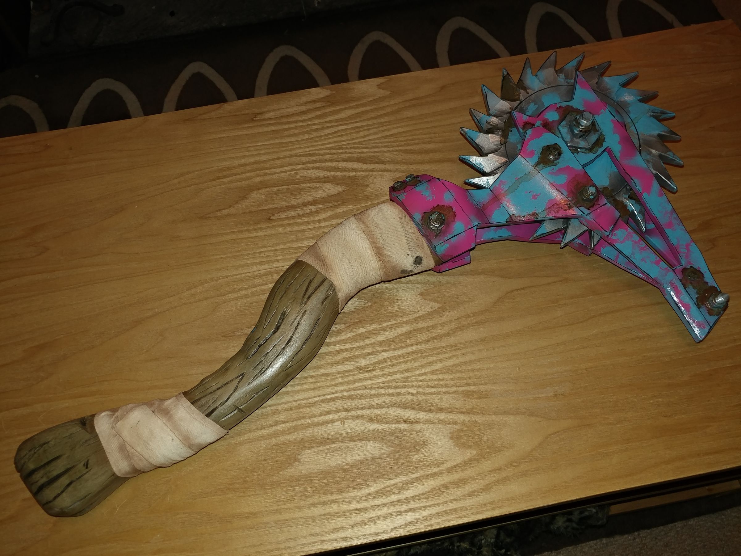 Krieg's Buzz Axe (Borderlands 2) : 8 Steps - Instructables