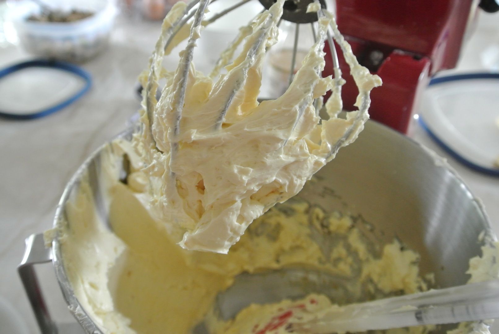 Buttercream 101 : 7 Steps (with Pictures) - Instructables