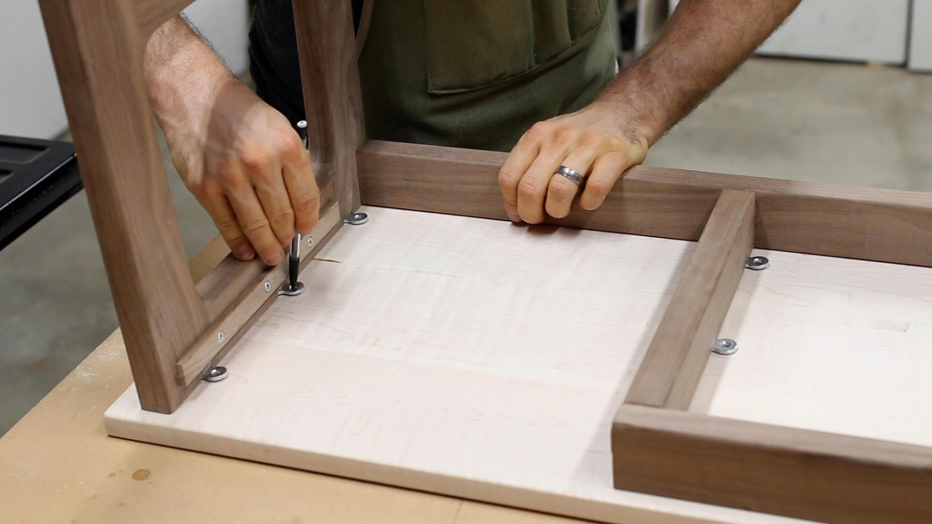 How to Install Figure 8 Table Top Fasteners : 5 Steps (with Pictures ...