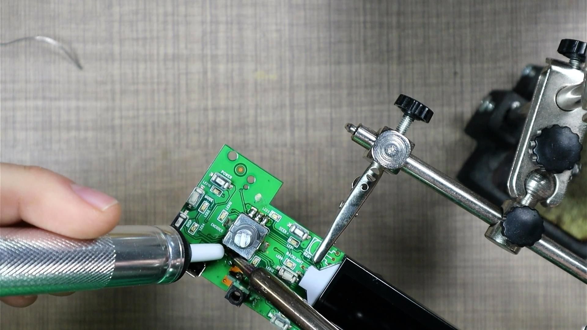 How to Replace the Rotary Encoder on a Car Radio : 5 Steps (with ...