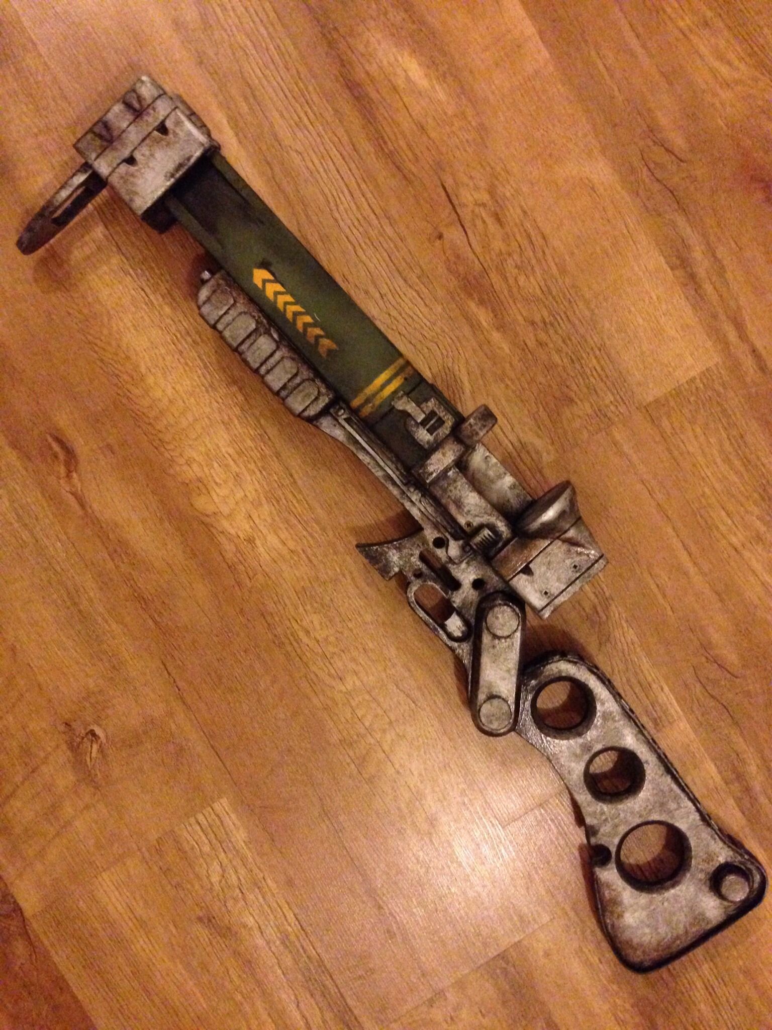 Fallout AER9 Lazer Rifle : 10 Steps (with Pictures) - Instructables