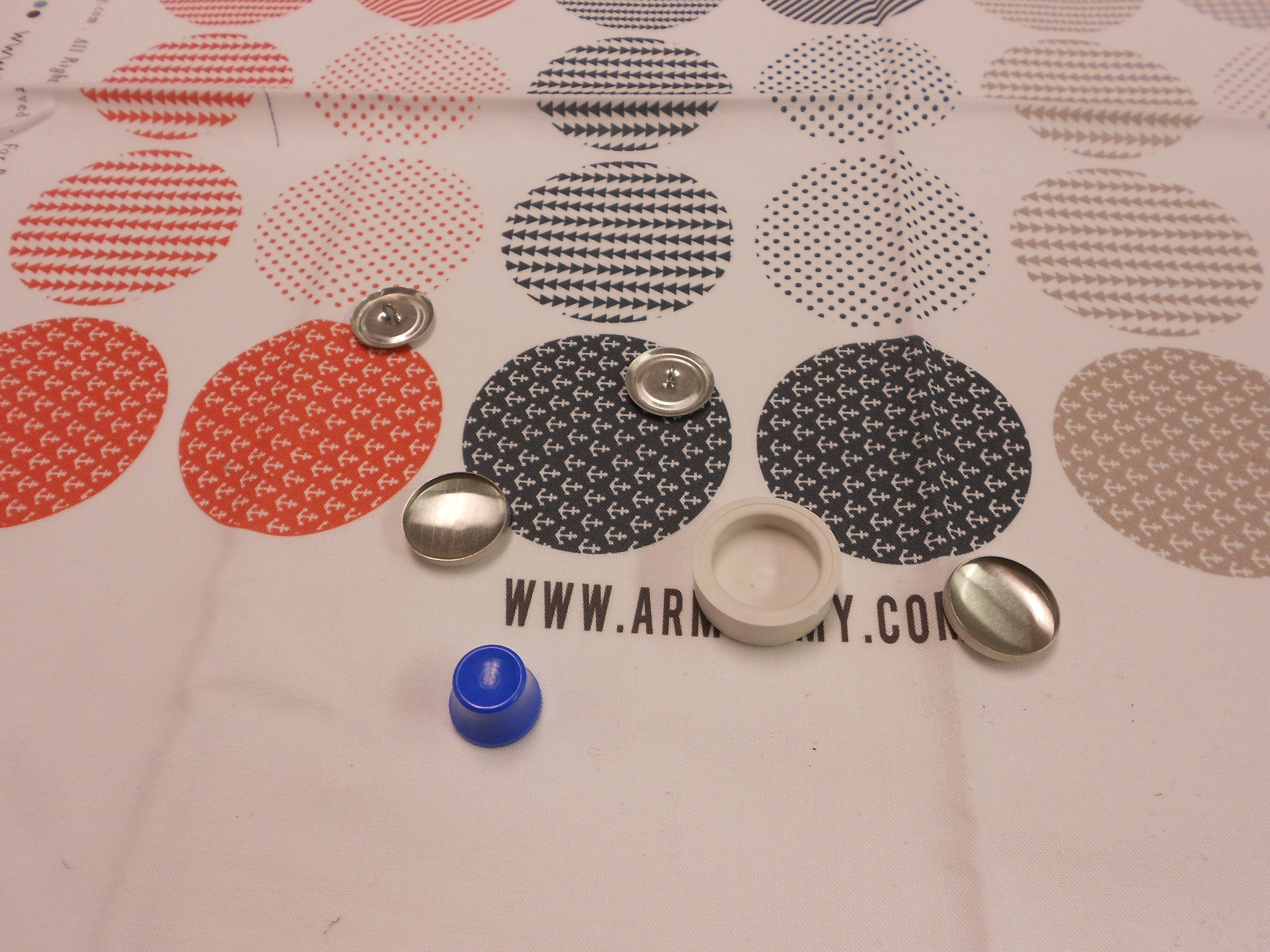 How to Make Fabric Buttons : 3 Steps (with Pictures) - Instructables