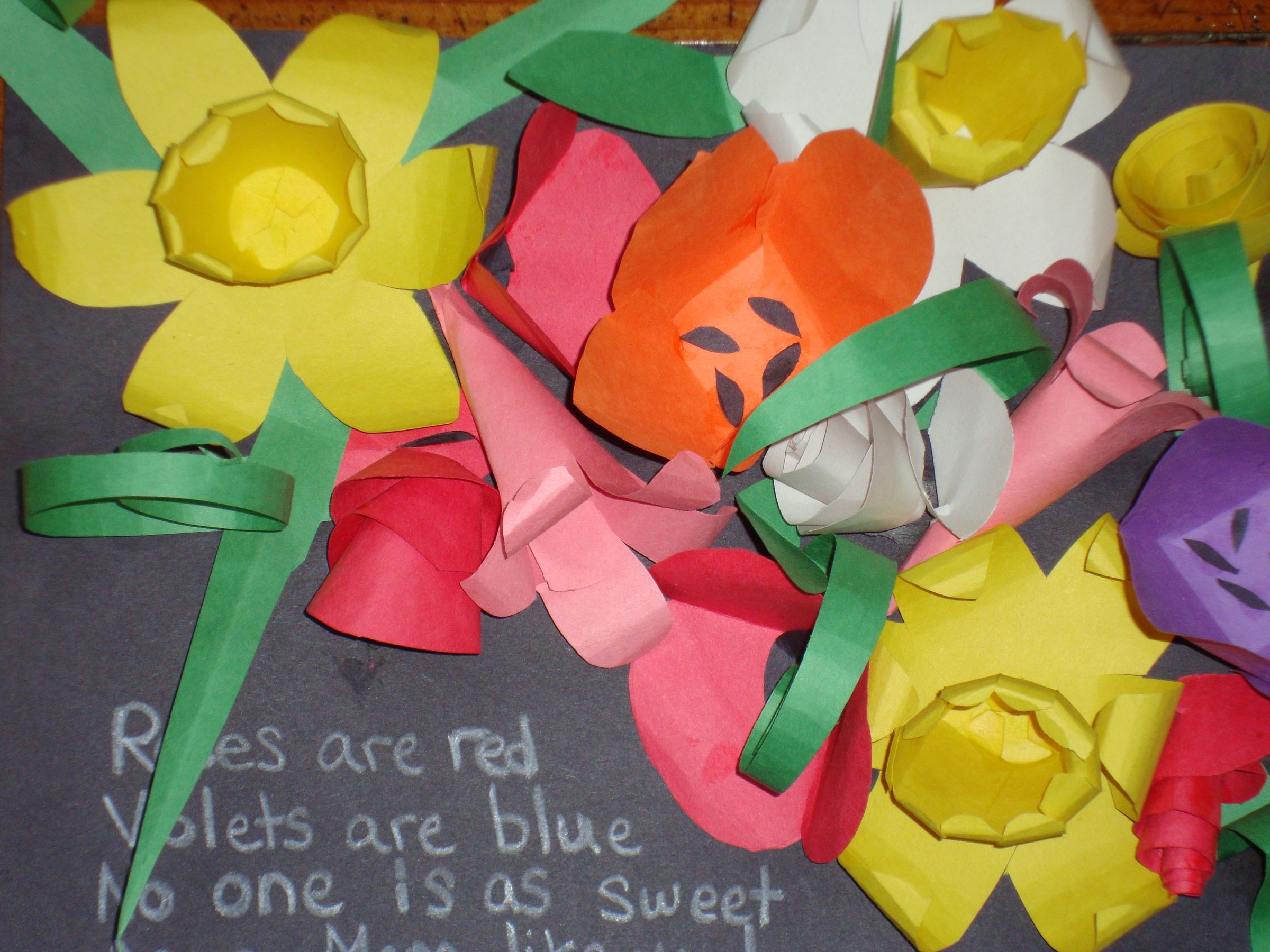 Papercraft Flowers (Easy) : 9 Steps (with Pictures) - Instructables
