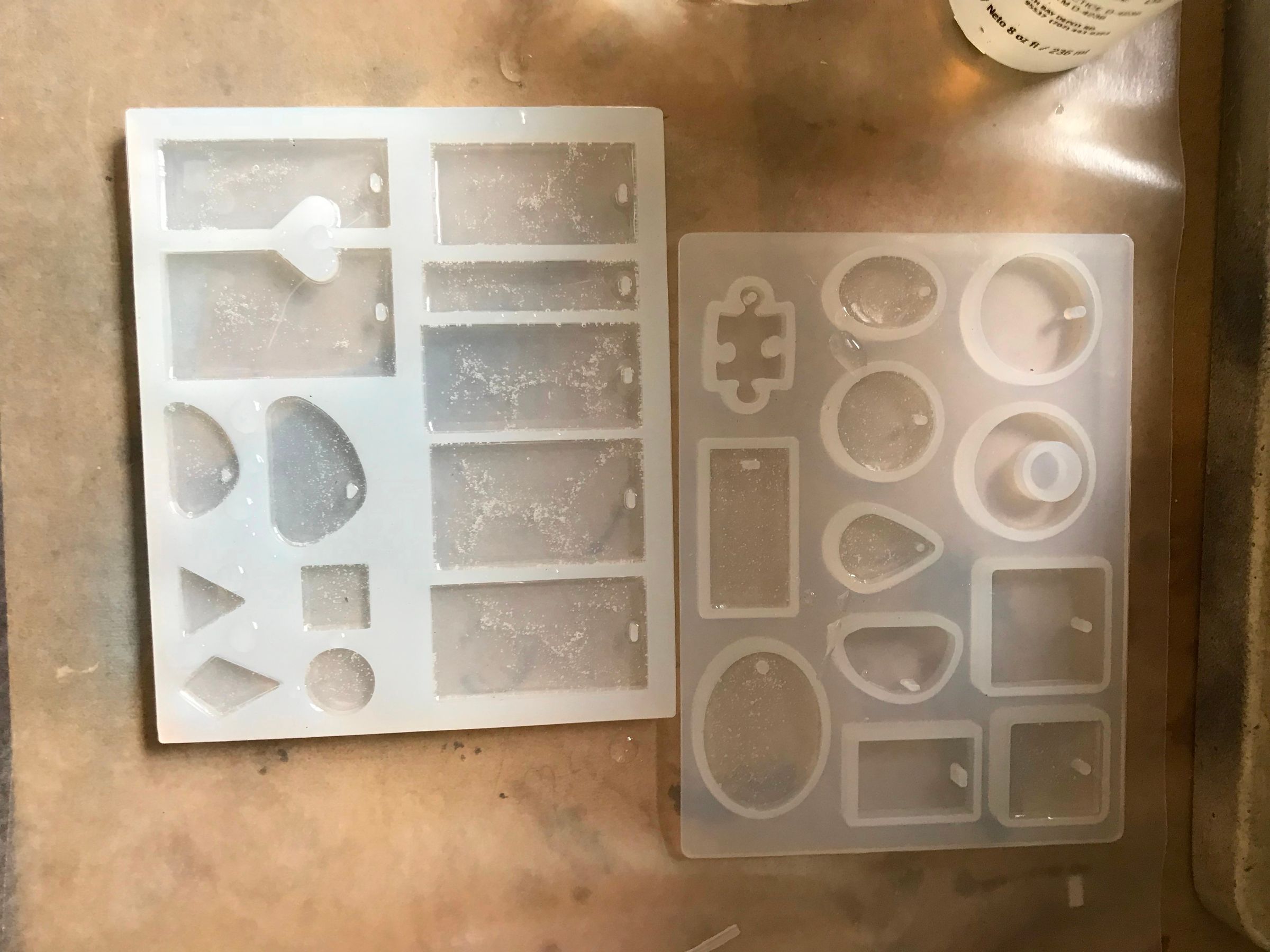 Easy Resin Ornaments and More : 9 Steps (with Pictures) - Instructables