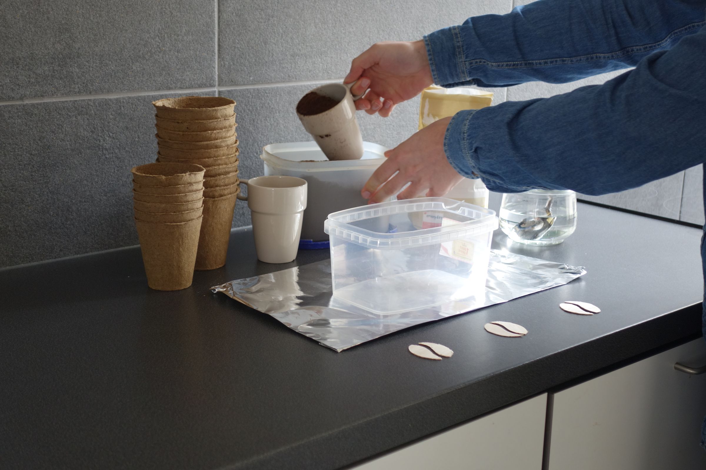 Biodegradable Flower Pots Out of Coffee Grounds! : 6 Steps (with ...