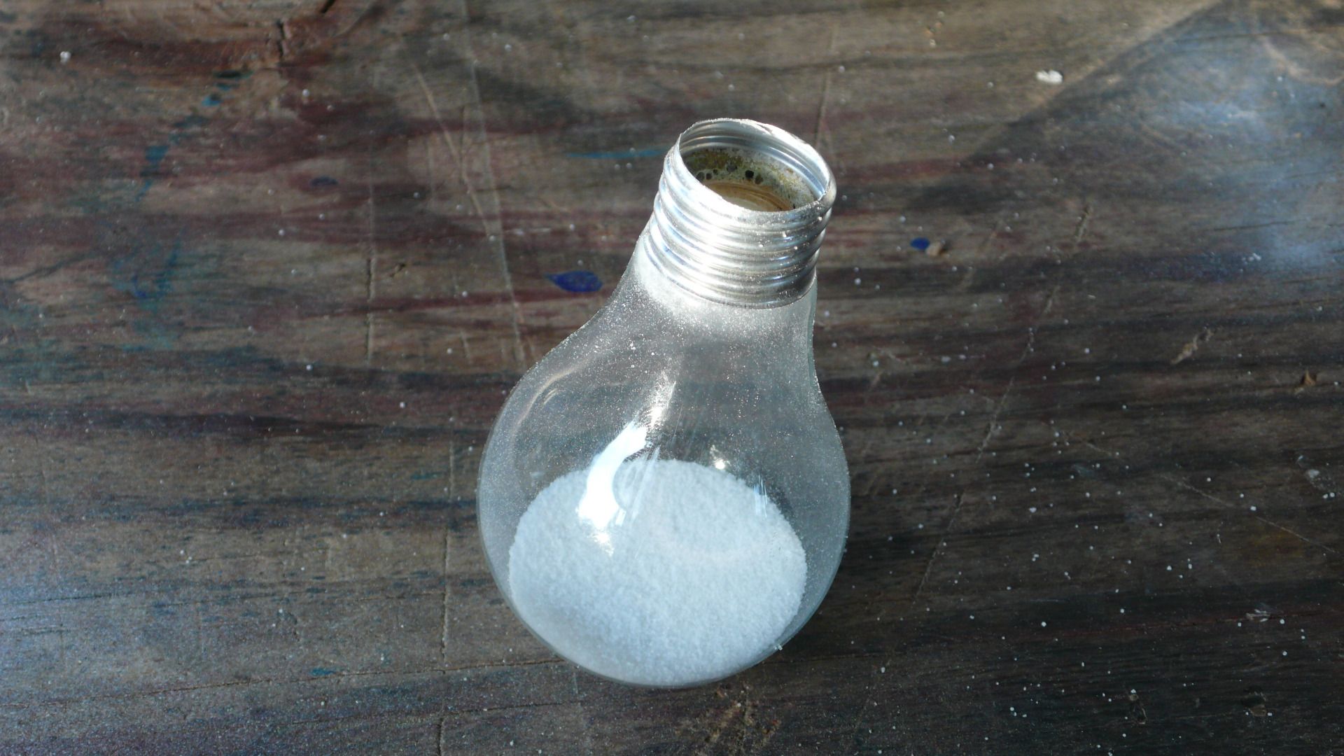 Light Bulb Oil Lamp : 5 Steps (with Pictures) - Instructables