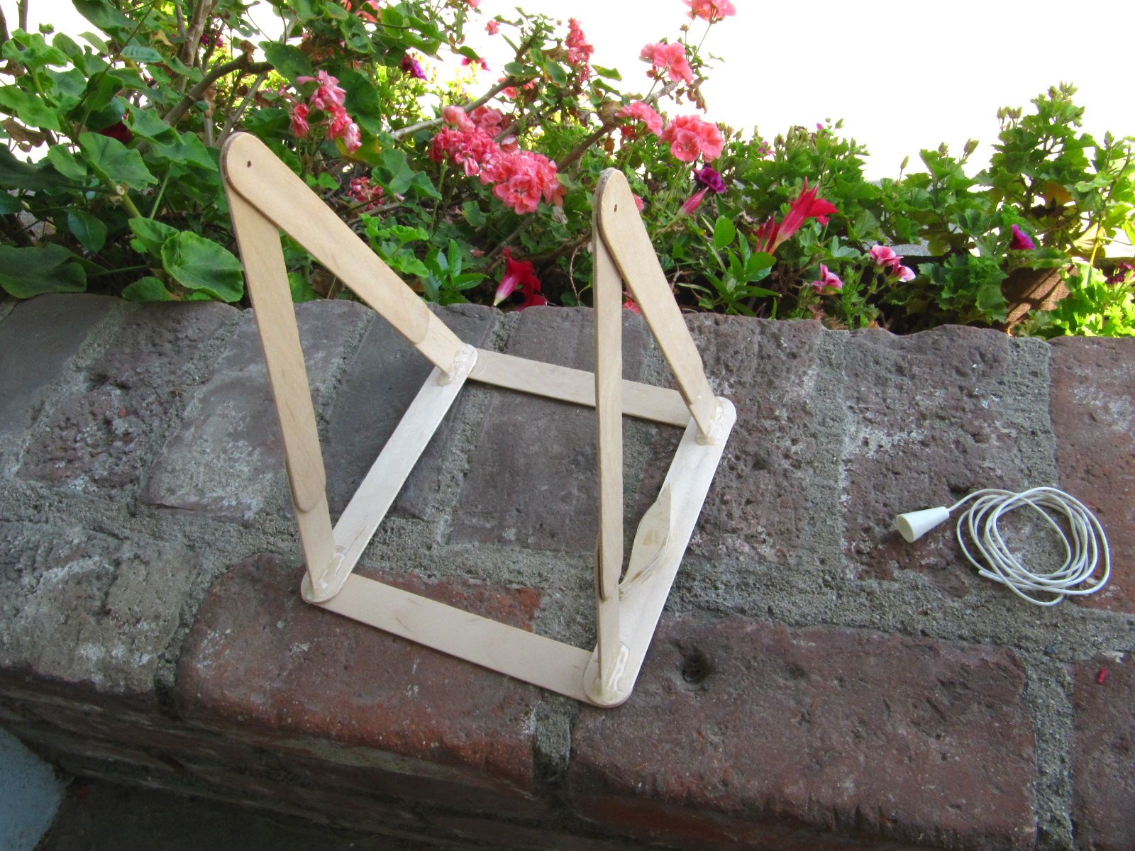 Solar Powered Ferris Wheel Toy : 3 Steps (with Pictures) - Instructables