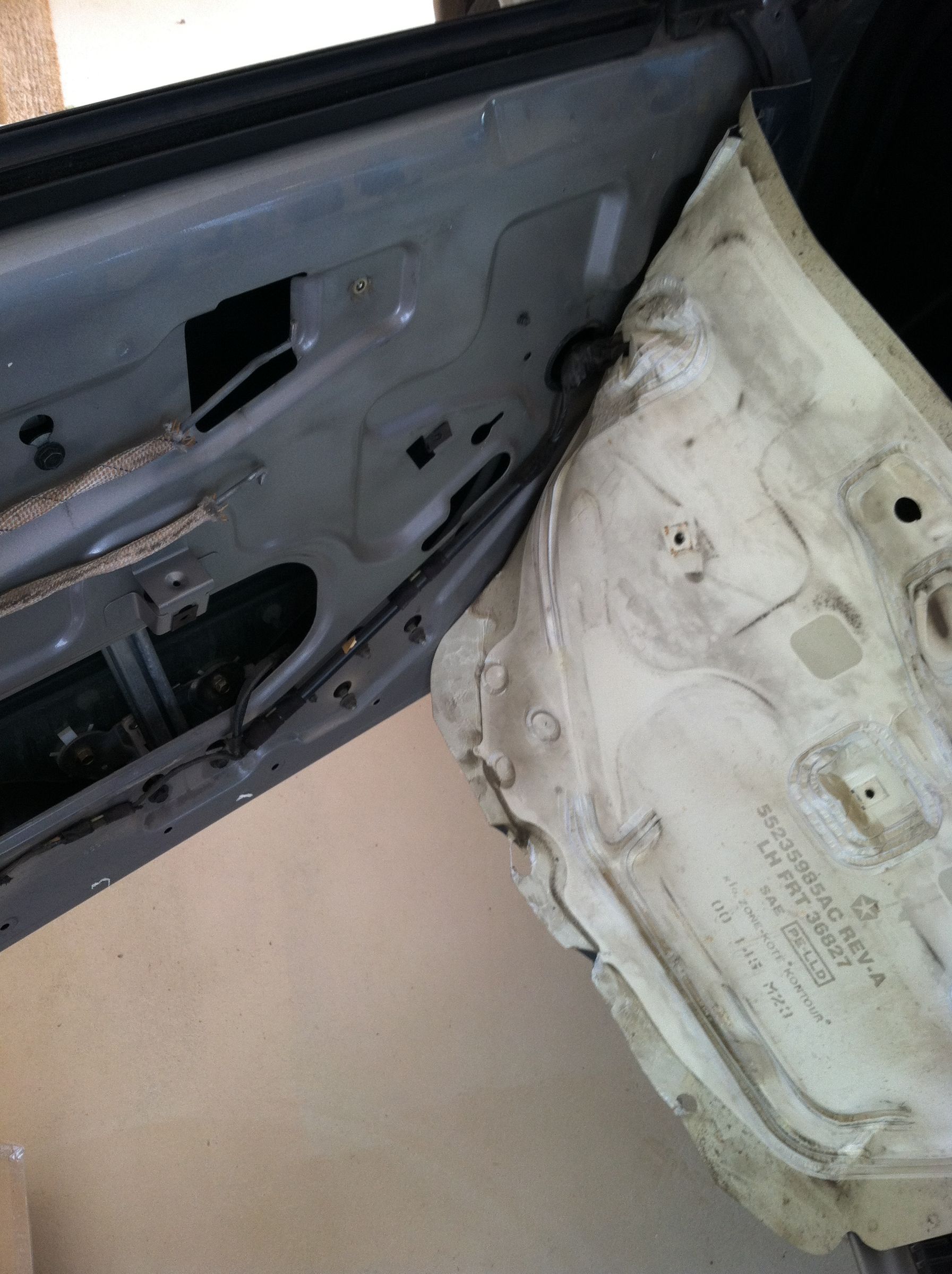 Replace the Window Regulator in a Jeep Cherokee : 14 Steps - Instructables