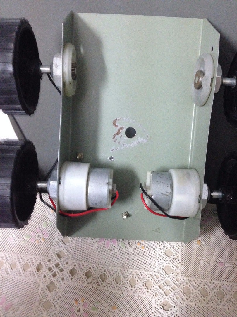 Remote Controlled Robot Using Arduino And T V Remote 11 Steps