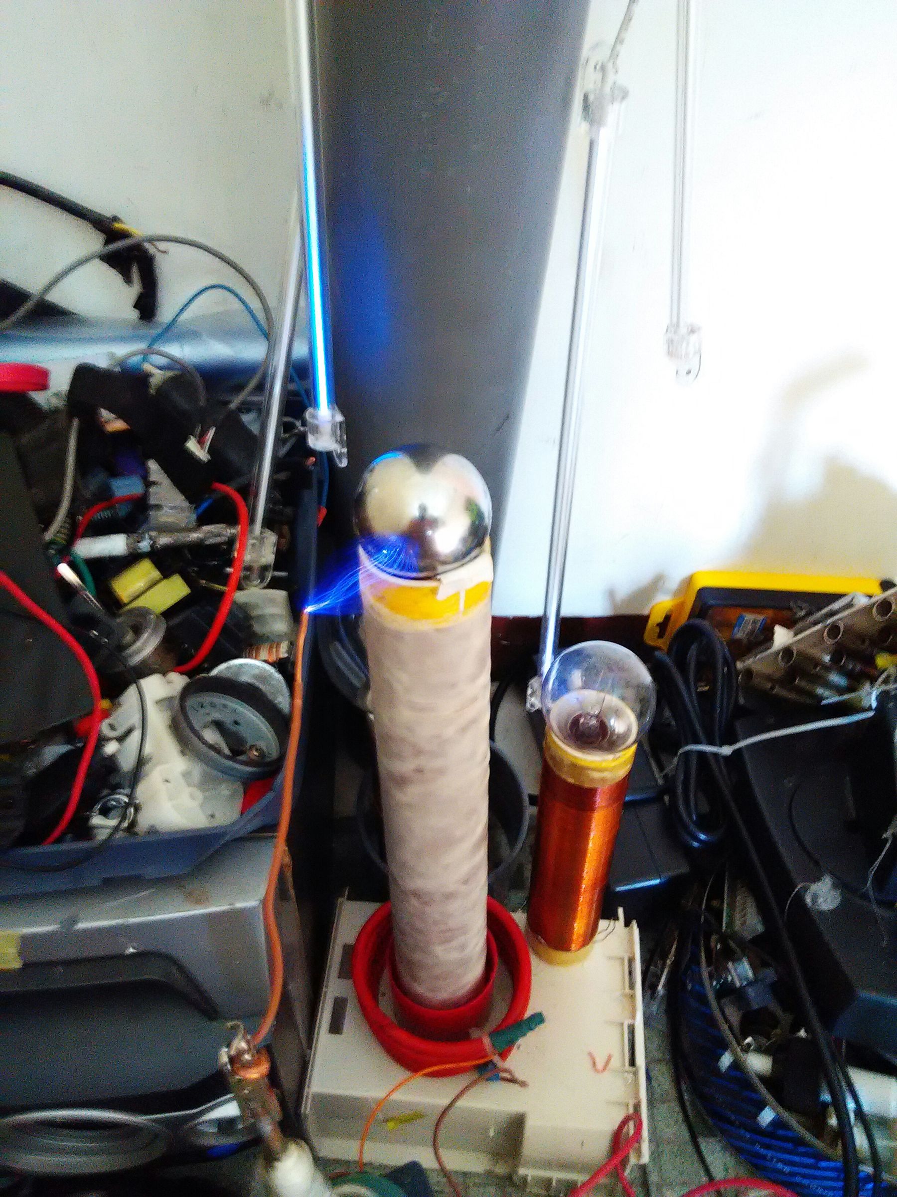 The Simple Tesla Coil : 12 Steps (with Pictures) - Instructables