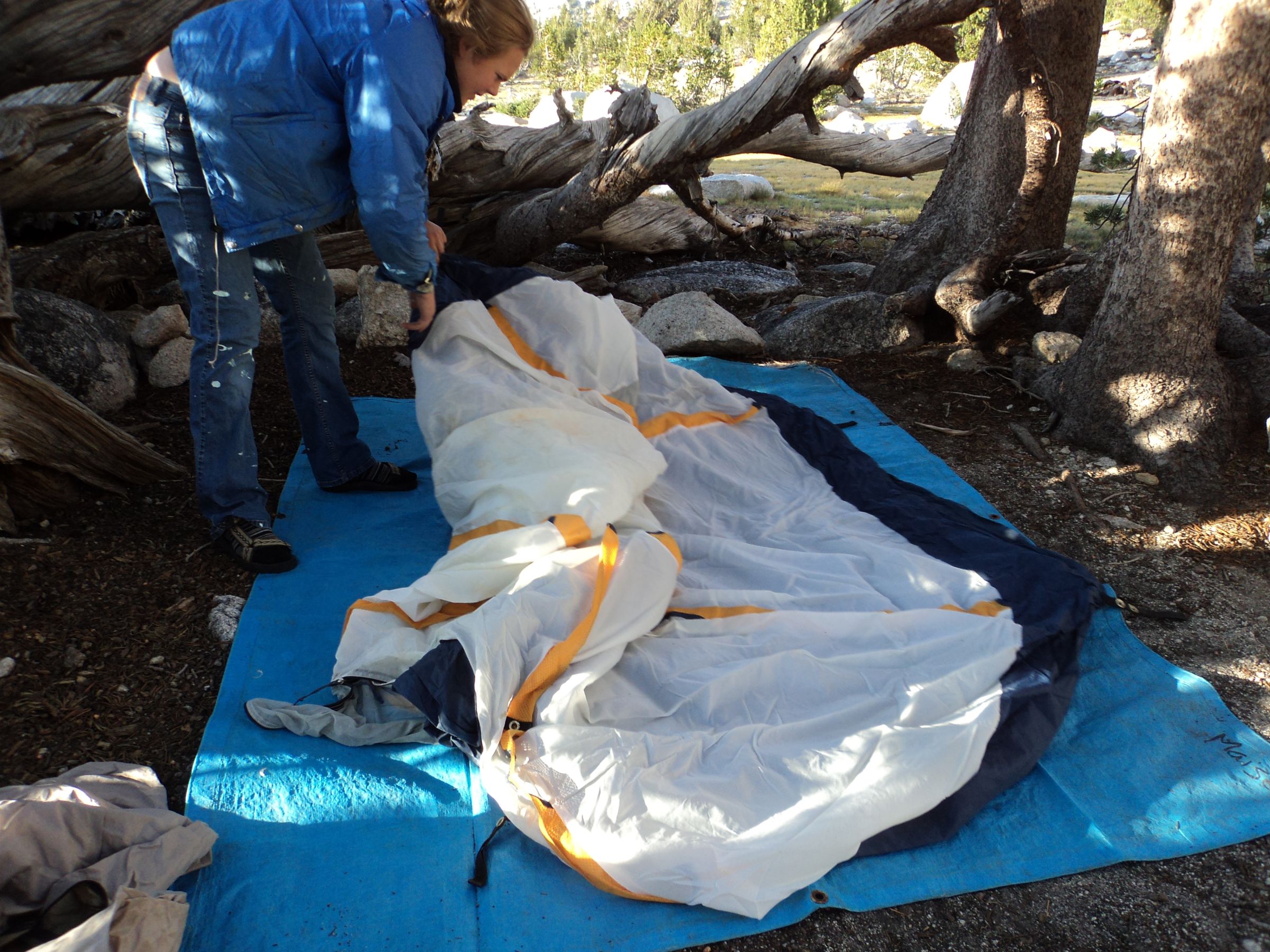 How to Put Up a Dome Tent : 6 Steps - Instructables