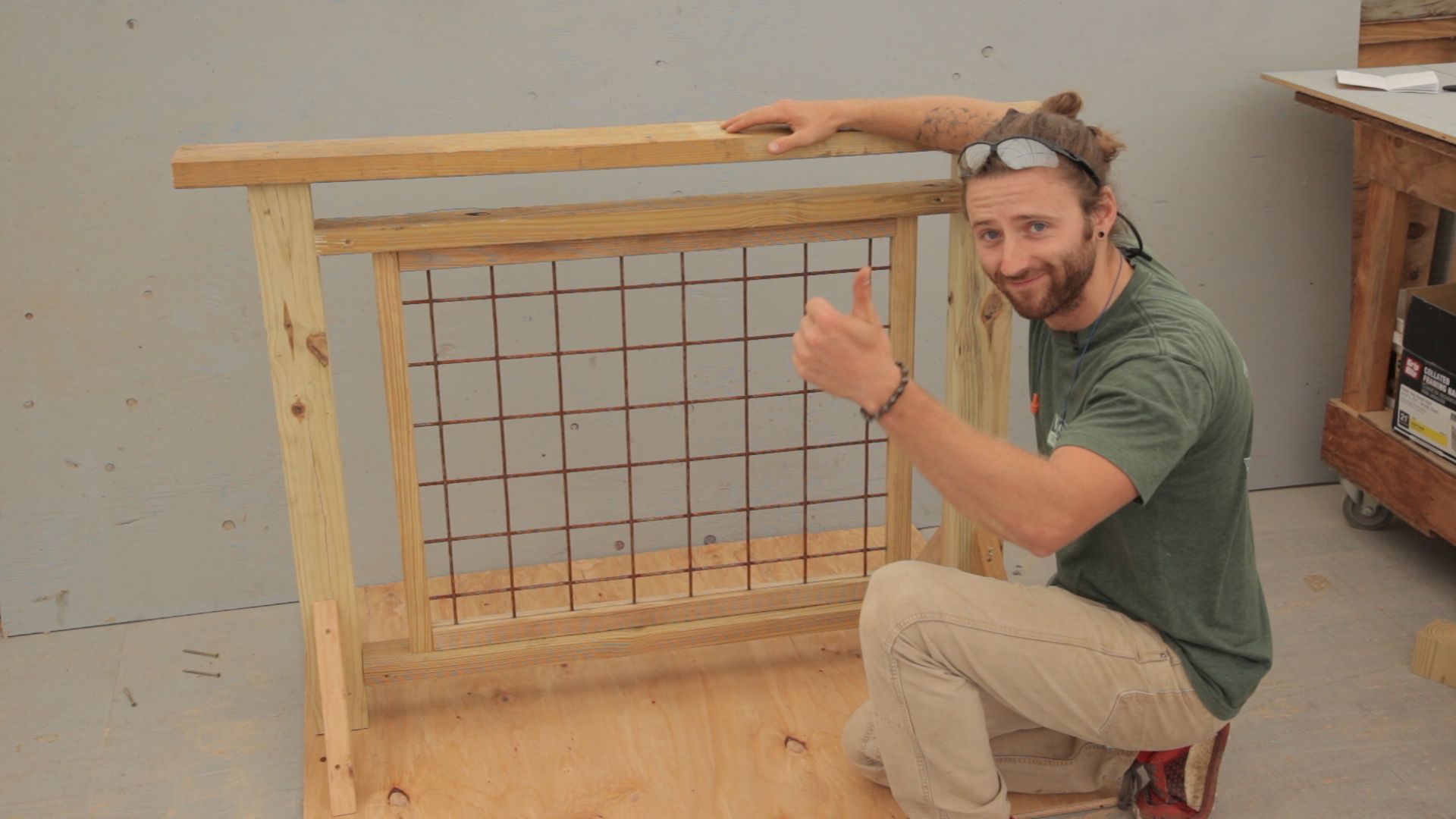 Deck Railing With Hogwire Panels : 12 Steps (with Pictures) - Instructables