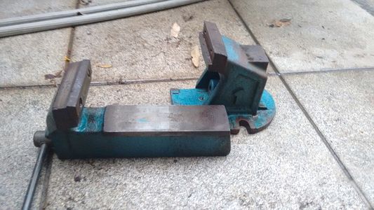 Restoring an Old Vise! : 6 Steps (with Pictures) - Instructables