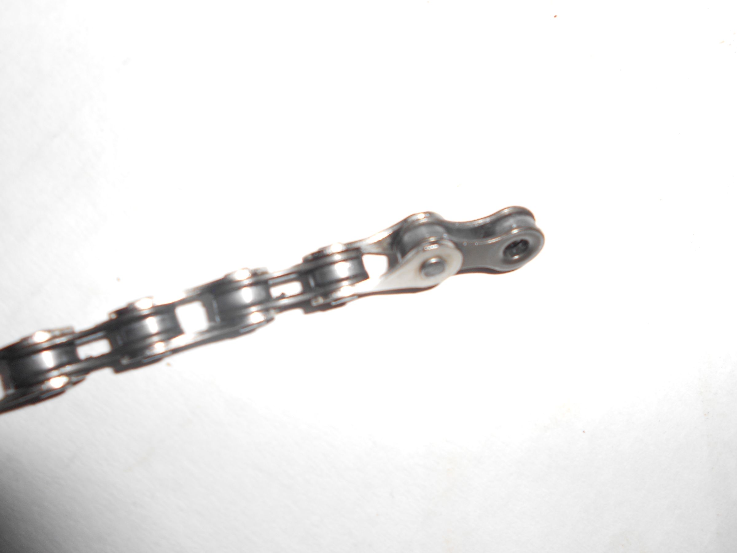 How to Make a Free Bending Bicycle Chain Wallet Chain : 4 Steps (with ...