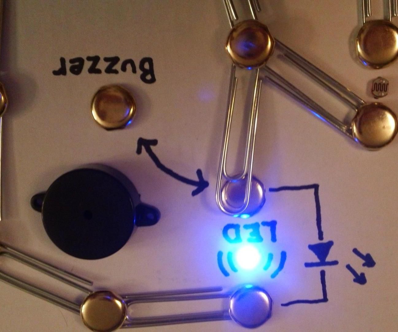 Build a Simple Circuit From a Pizza Box (No Soldering) : 8 Steps (with ...