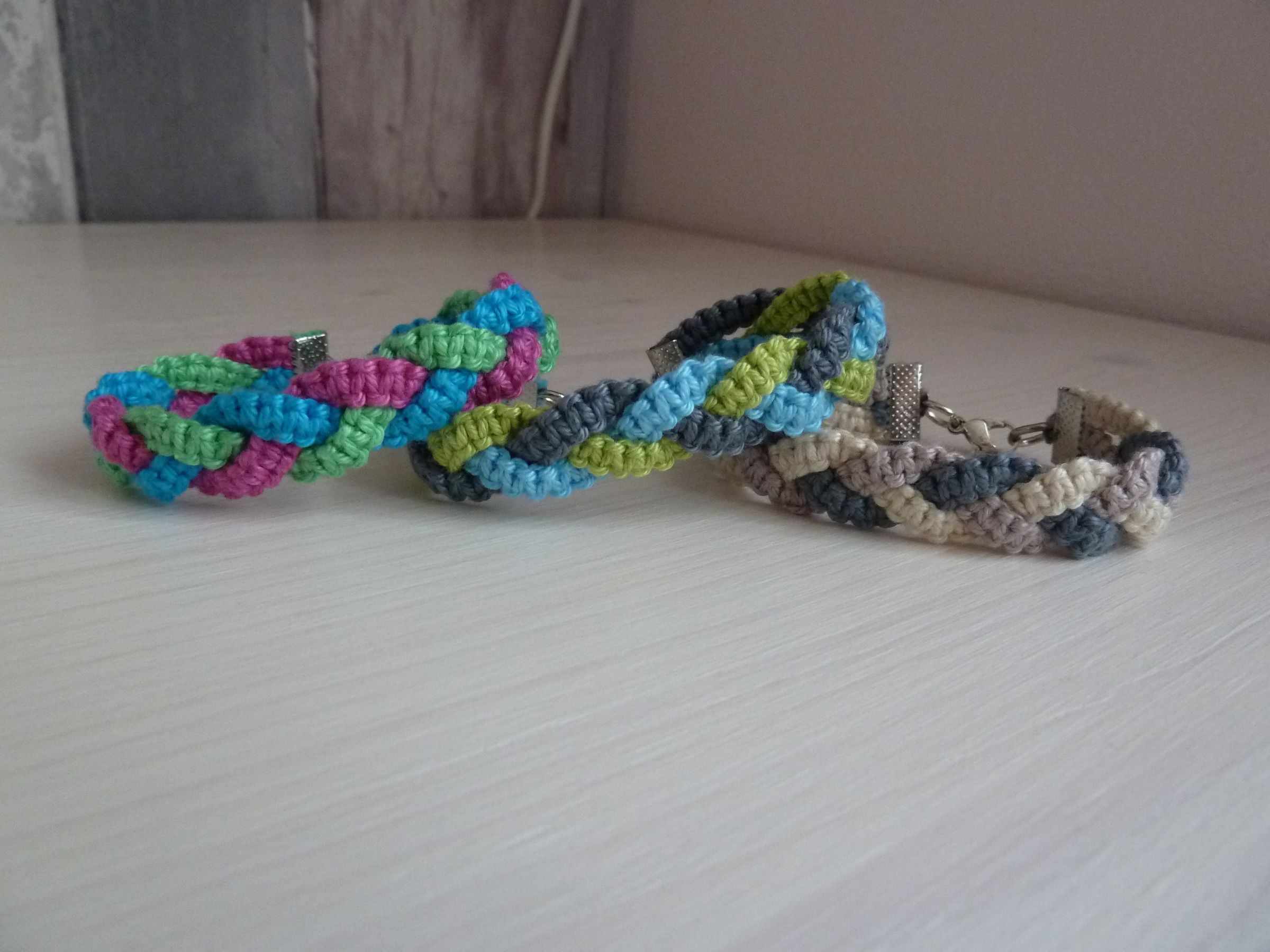 Braided Macrame Bracelet : 14 Steps (with Pictures) - Instructables