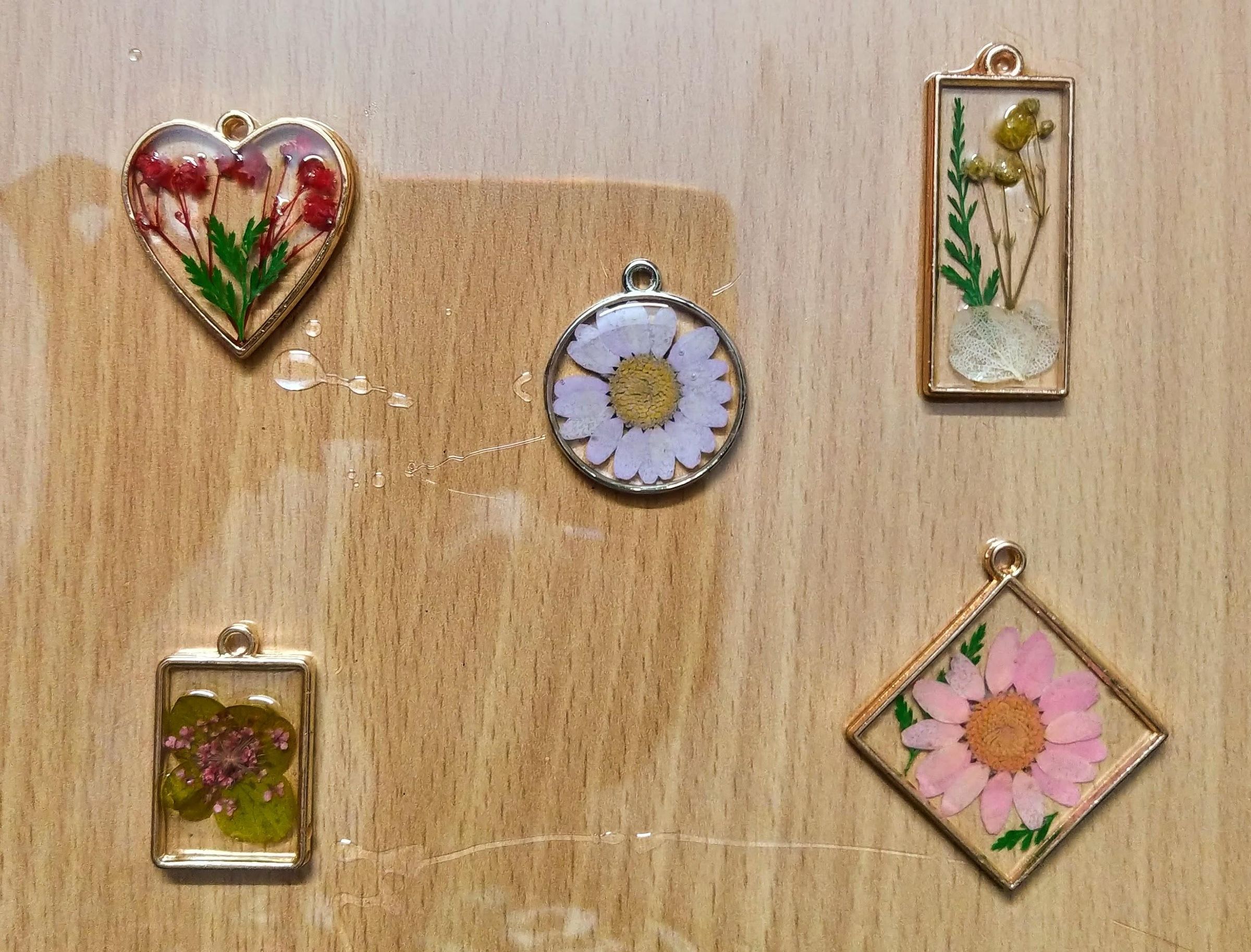 Botanical Resin Jewelry : 29 Steps (with Pictures) - Instructables