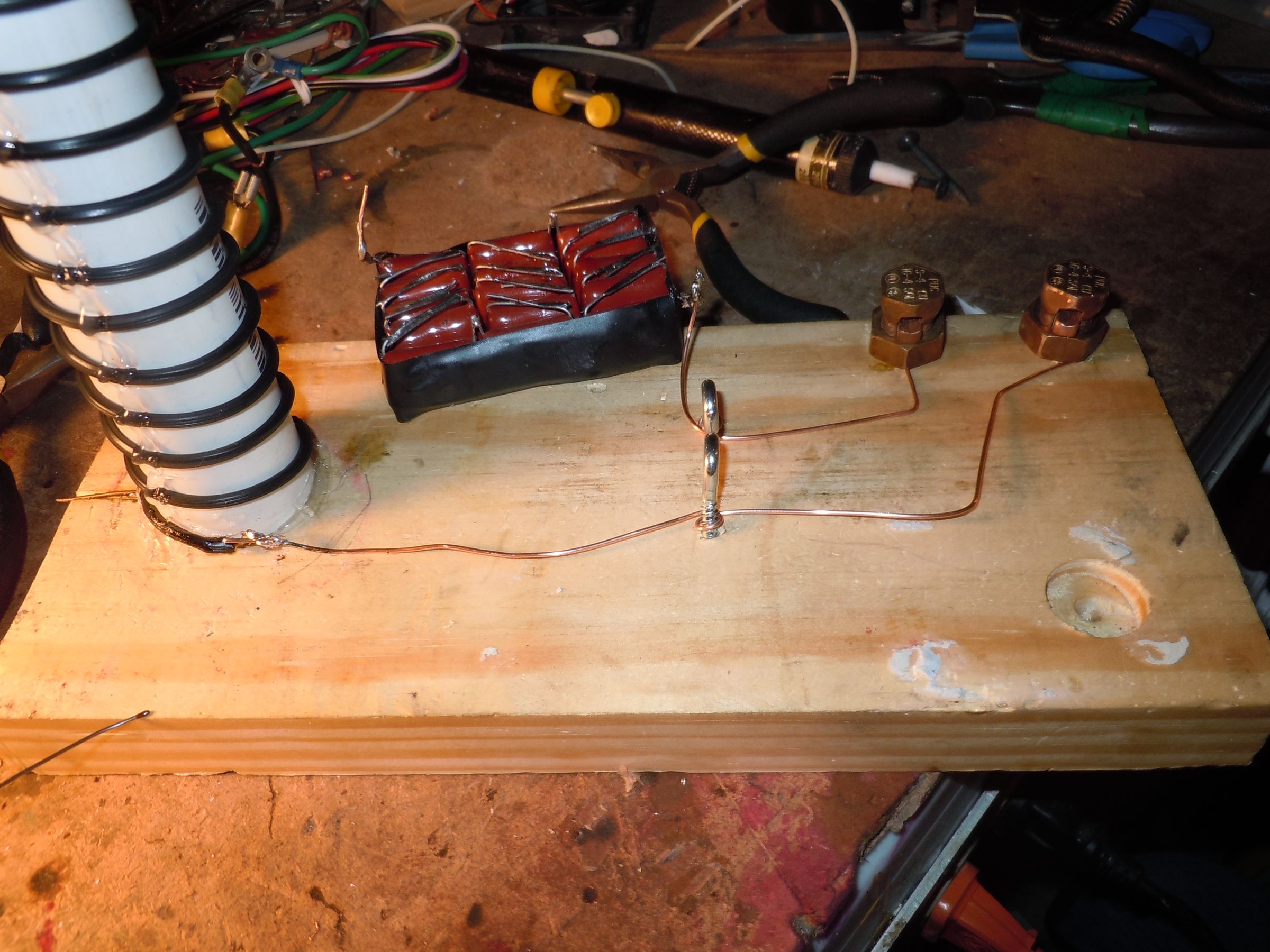 MINI TESLA COIL 50KV!!!! (revised) : 5 Steps - Instructables